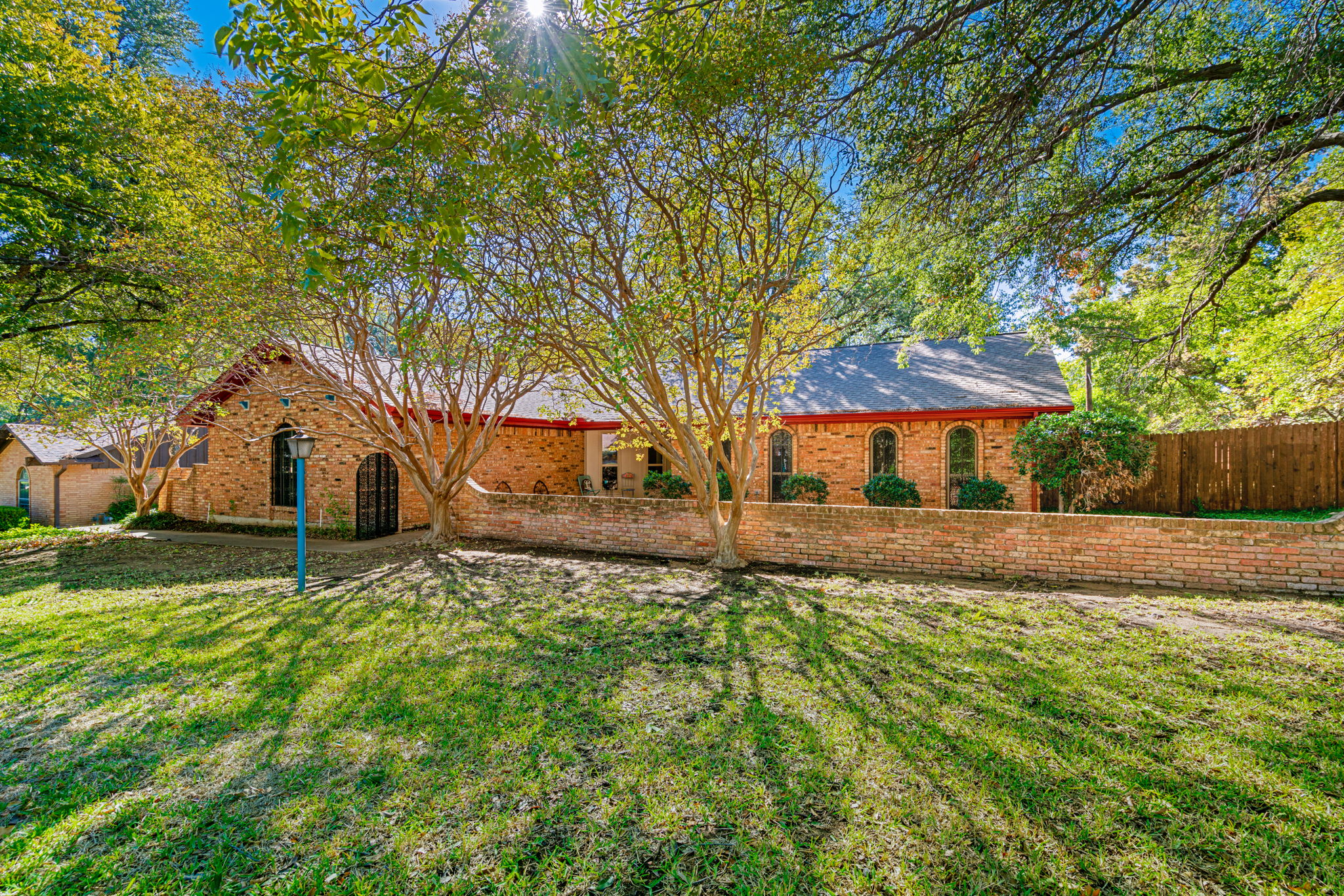 2521 Locksley Dr, Grand Prairie, TX 75050