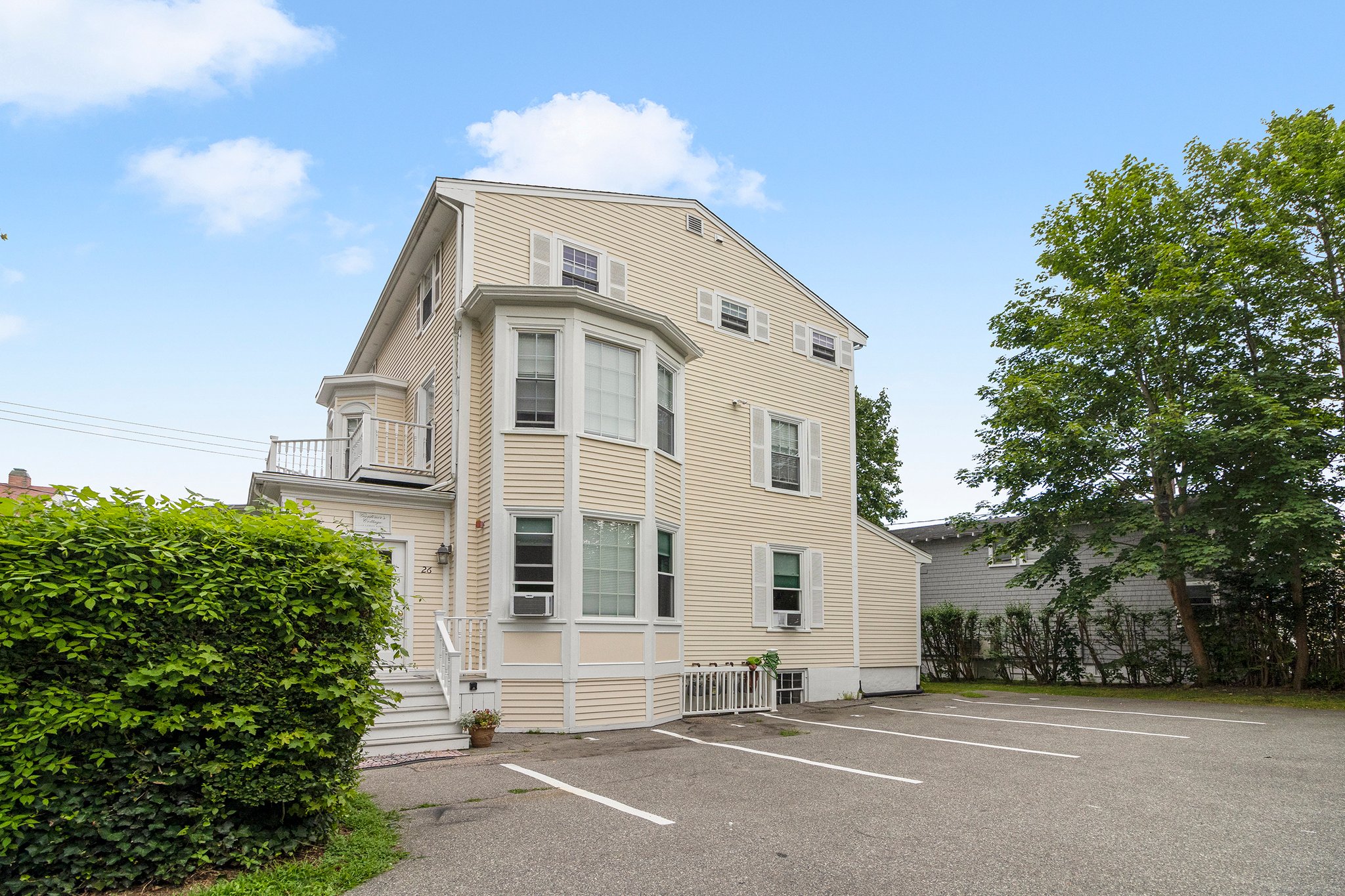 26 Cliff Ave Unit #1, Newport, RI 02840 | Michael David Commercial
