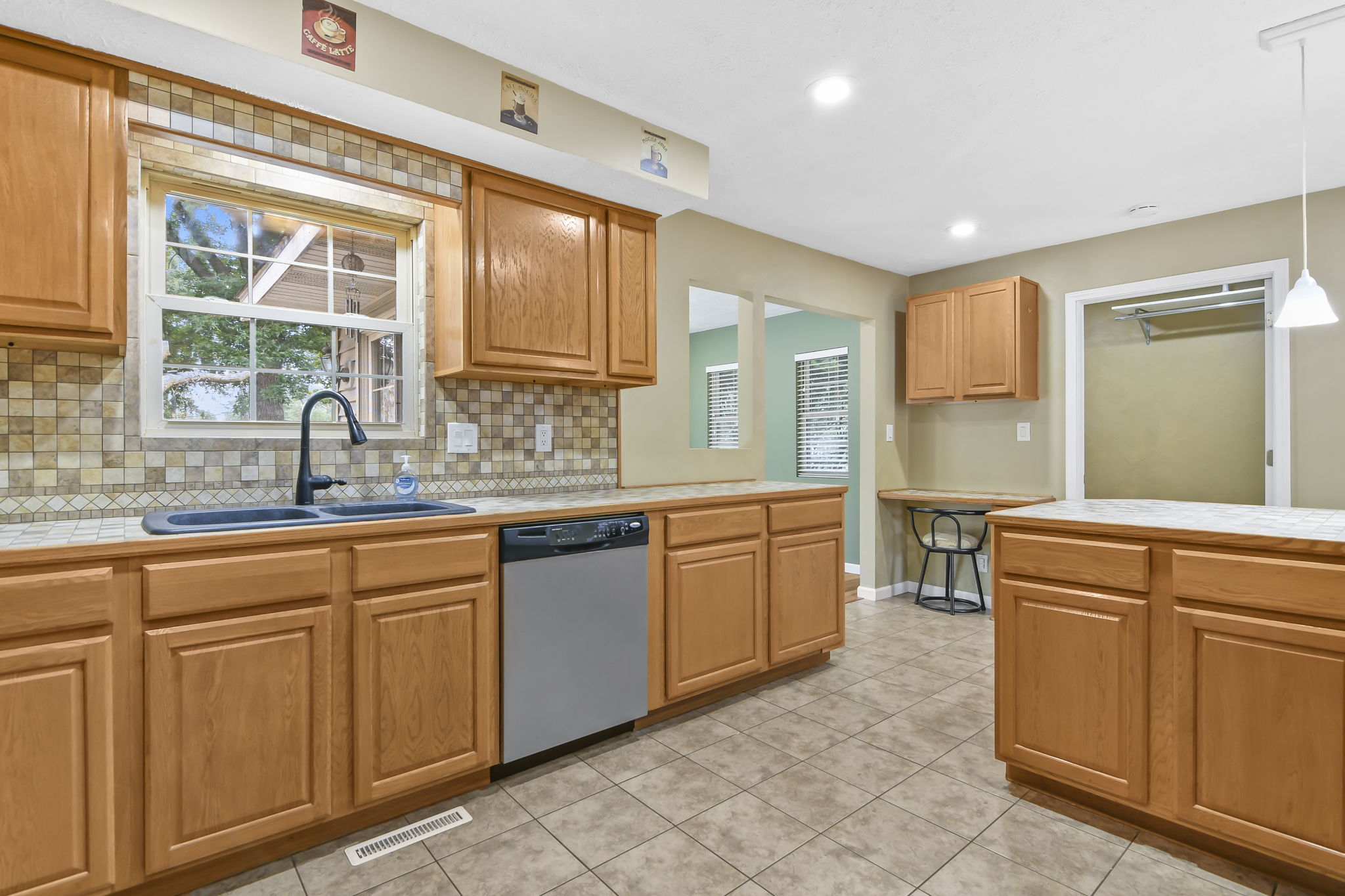 26 Powell St, Riverton, IL 62561 | Design Eyes Photography