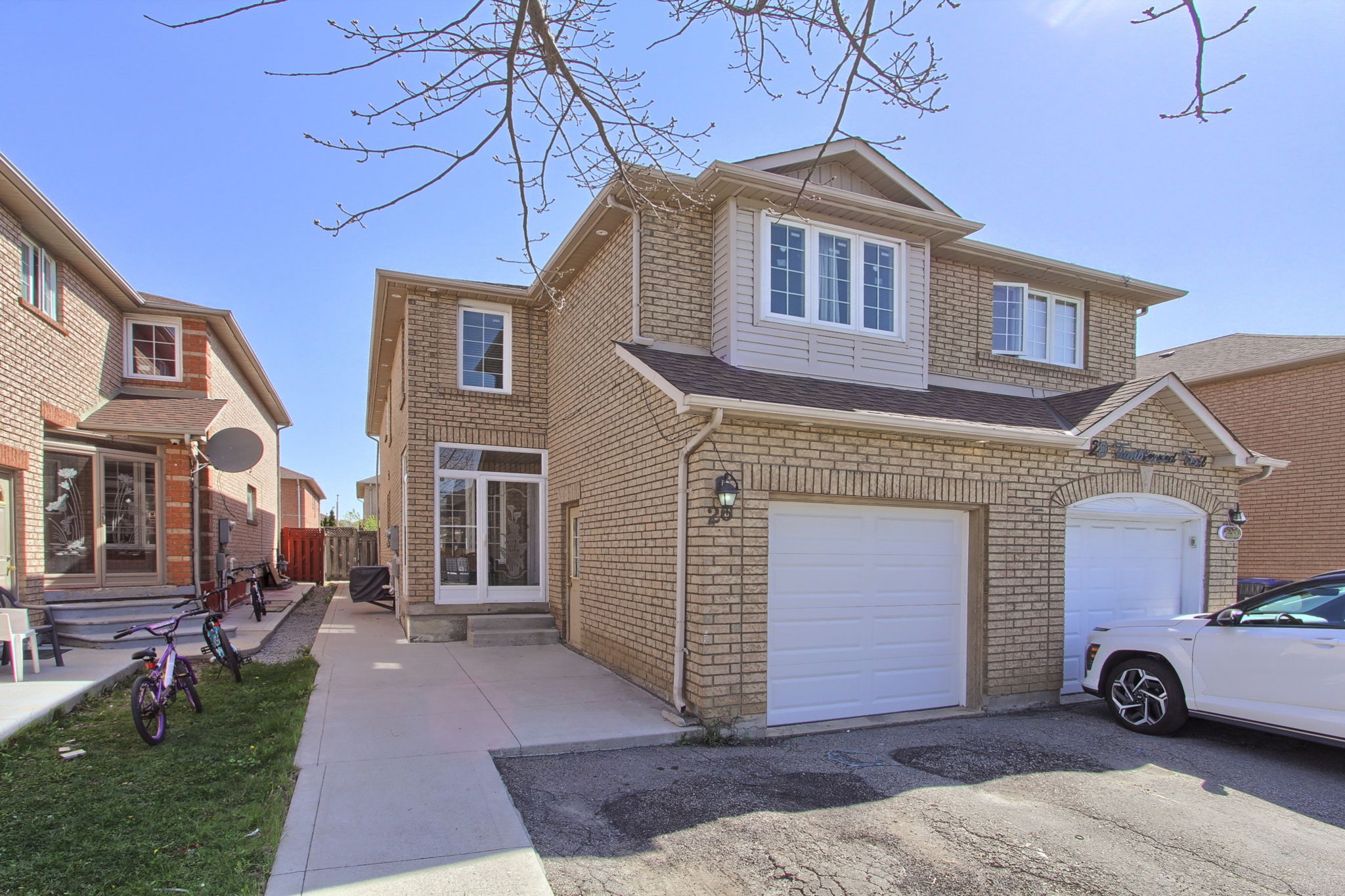 26 Tumbleweed Trail, Brampton, ON L6Y 5A1 | PanaPix Virtual Tours