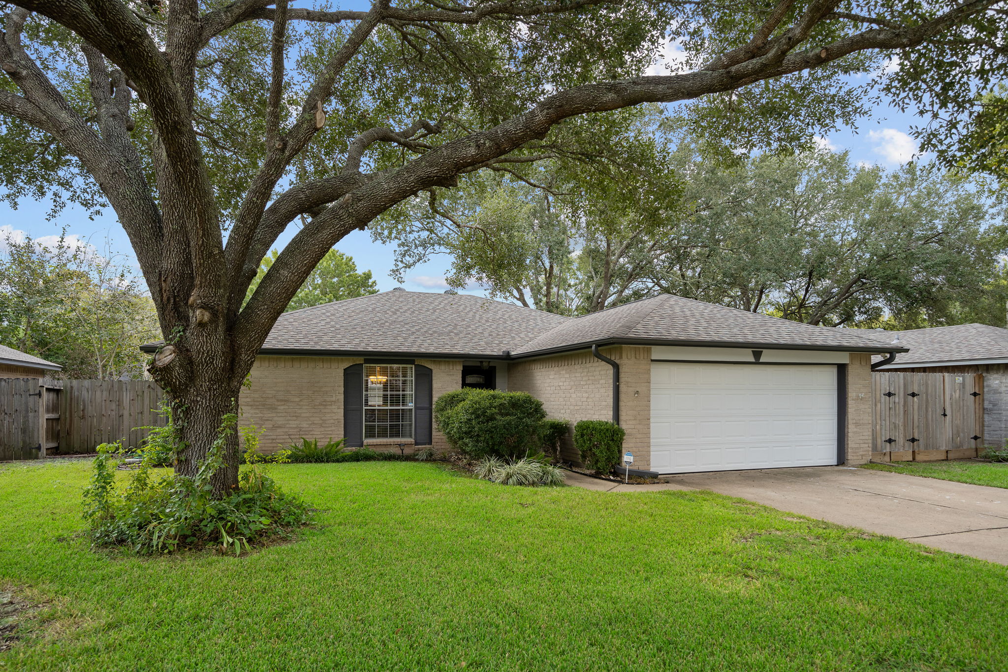 2611 Radcliffe Dr, Sugar Land, TX 77498 | Studio Vos, Inc.