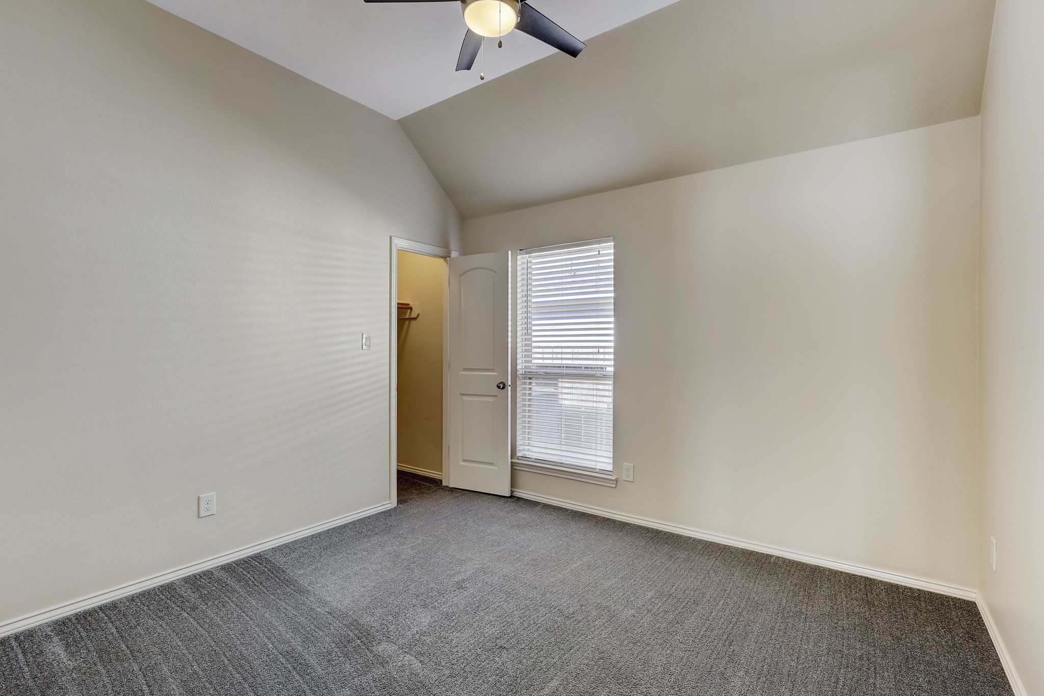 2708 Ginger Cove Ln, Pearland, TX 77584 | Zillow Media Experts