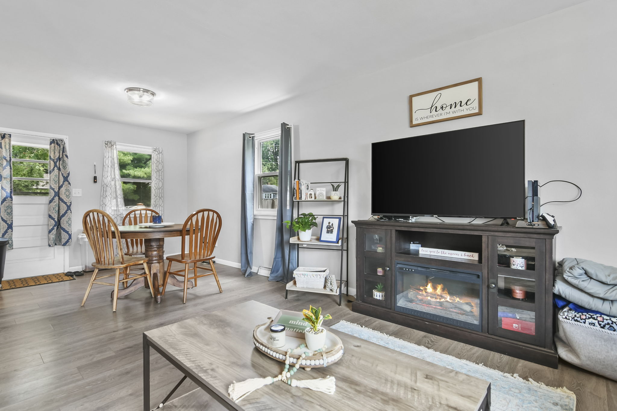 280 S Westgate Ave, Jacksonville, IL 62650 | Design Eyes Photography