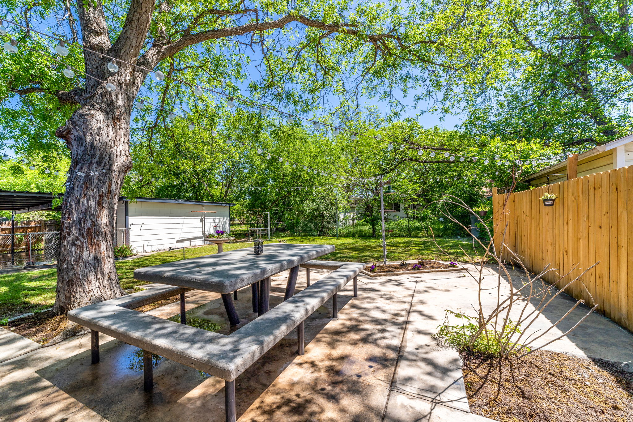 2822 E Houston St, San Antonio, TX 78202 | Square Foot Photography