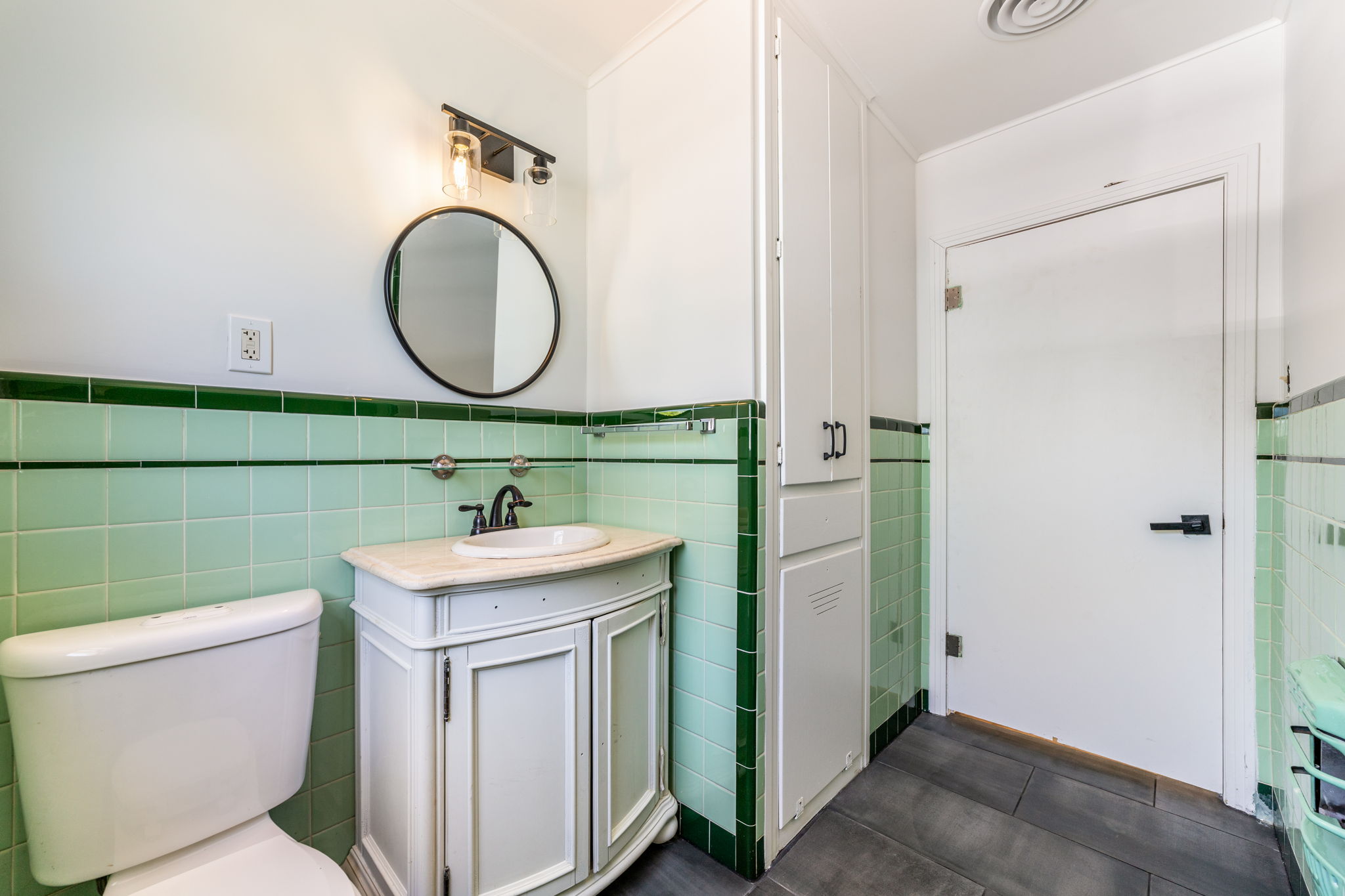 2822 E Houston St, San Antonio, TX 78202 | Square Foot Photography