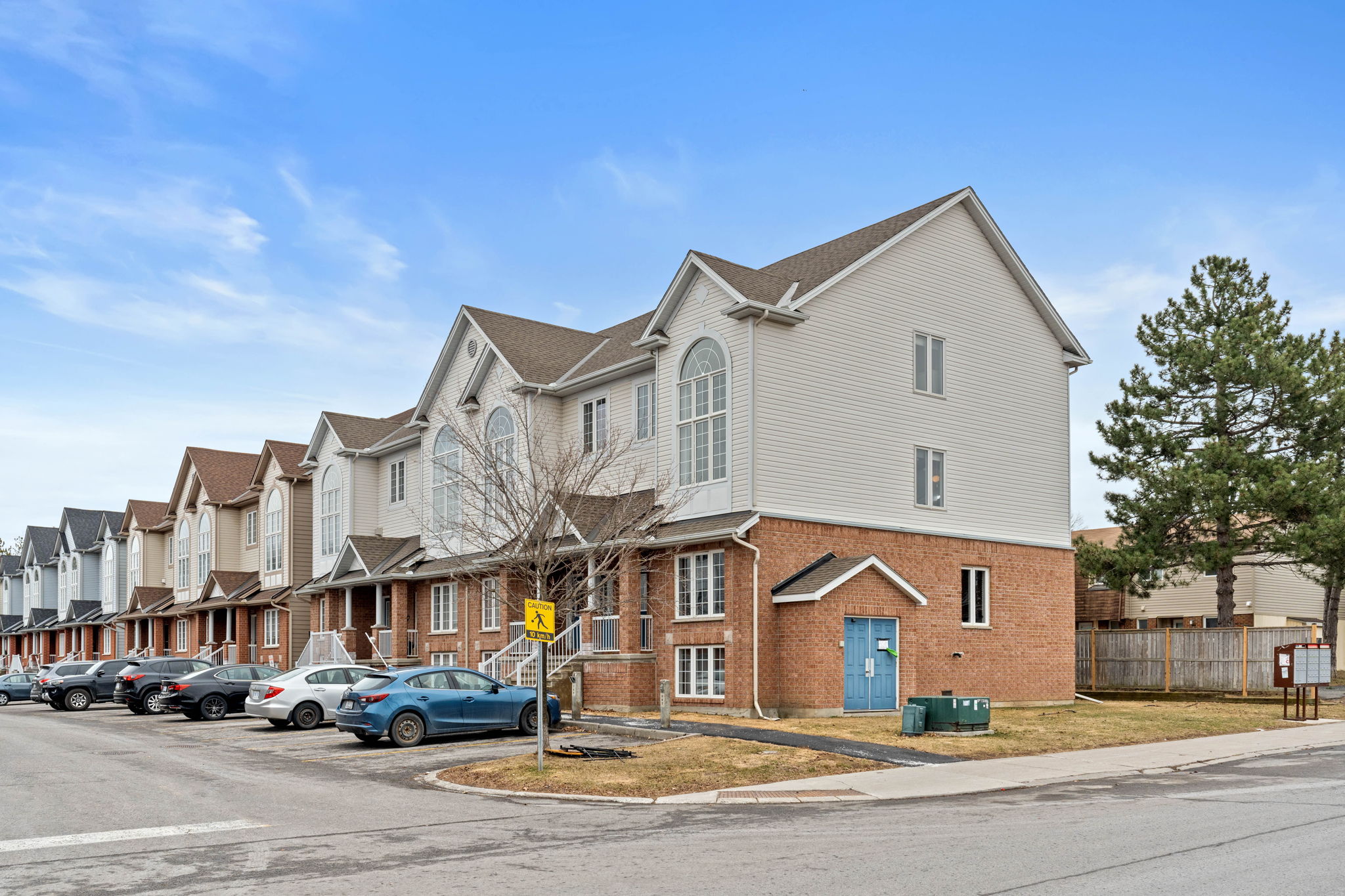 302 Wiffen Private, Ottawa, ON K2H 1G3 | Inside Ottawa Media