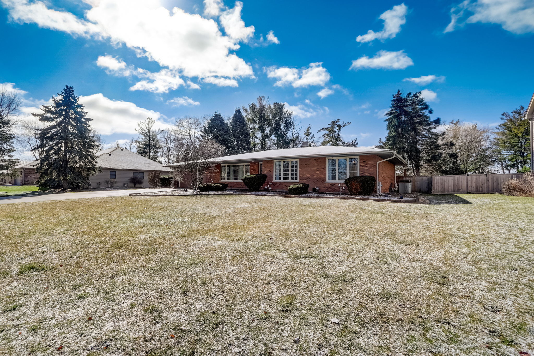 309 Whitney Rd, Lake Zurich, IL 60047 | Zillow Media Experts