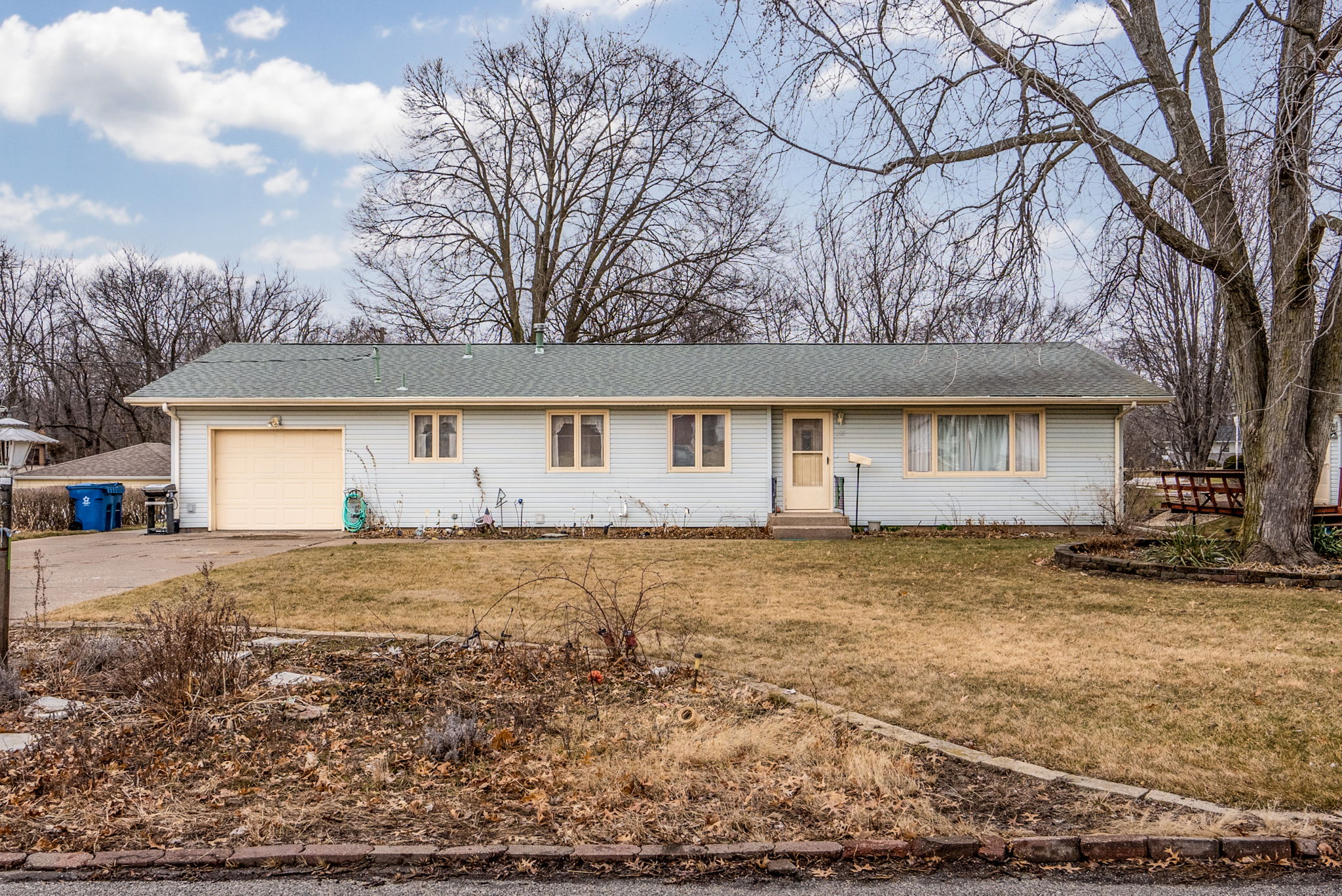 310 E 17th Ave, Coal Valley, IL 61240 | Highland Visual