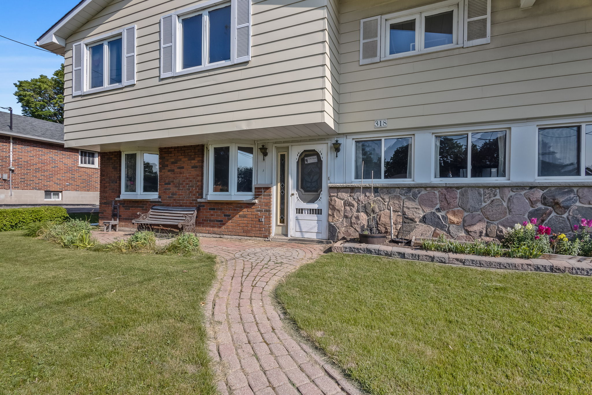 318 Sunset Blvd, Newcastle, ON L1B 1C8 | Reid Media Agency