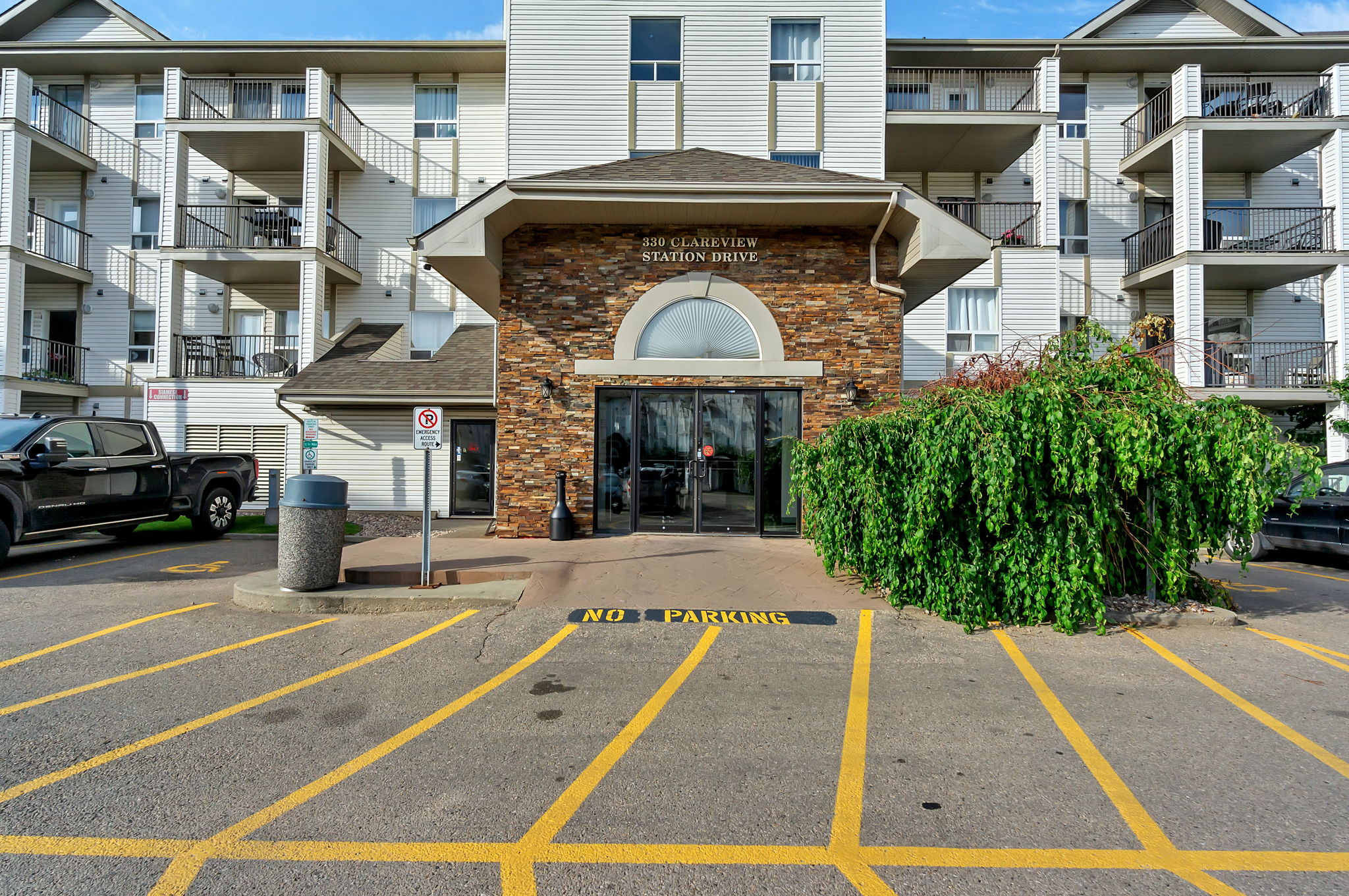 330 Clareview Station Dr NW 1108, Edmonton, AB T5Y 0E6 | AlphaSpace