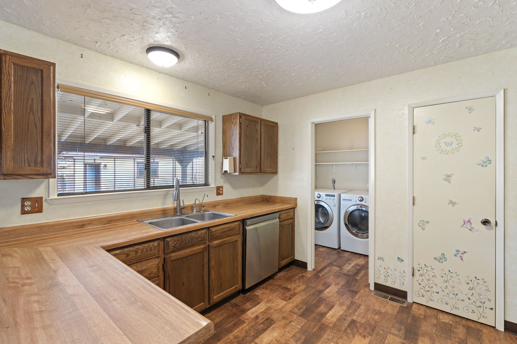 330 Sandia Drive - Charming Single Story Living Private Backyard Oasis ...