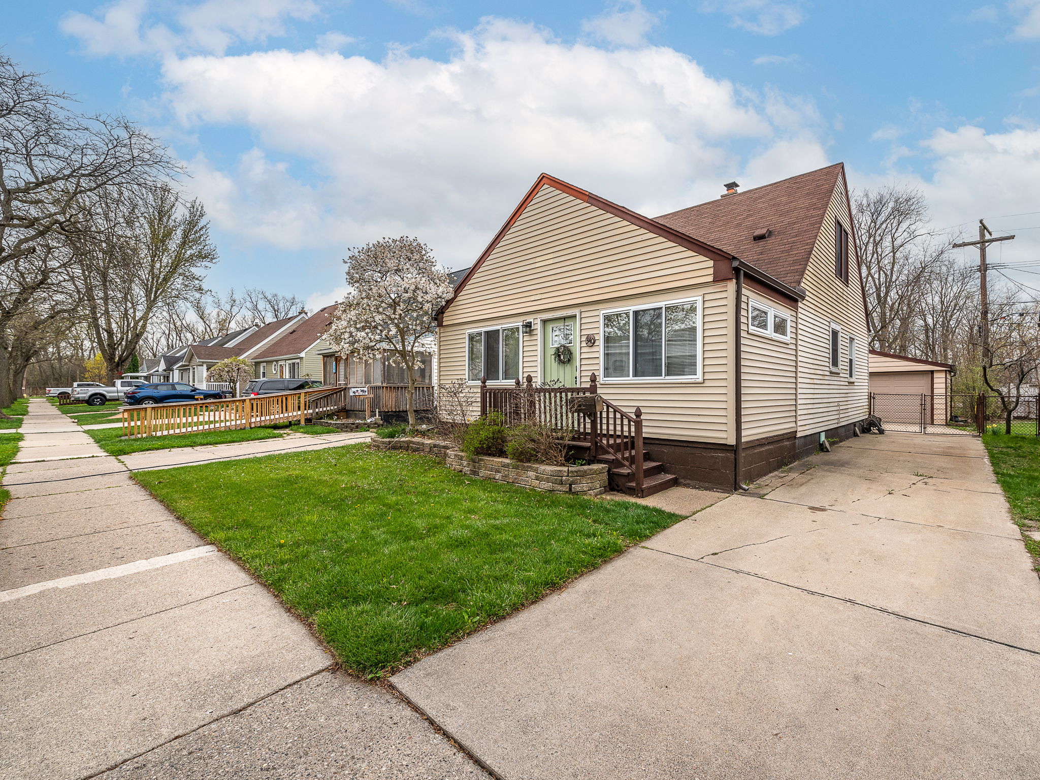340 Cleveland St, Trenton, MI 48183 | Tim Zeipekis Photography