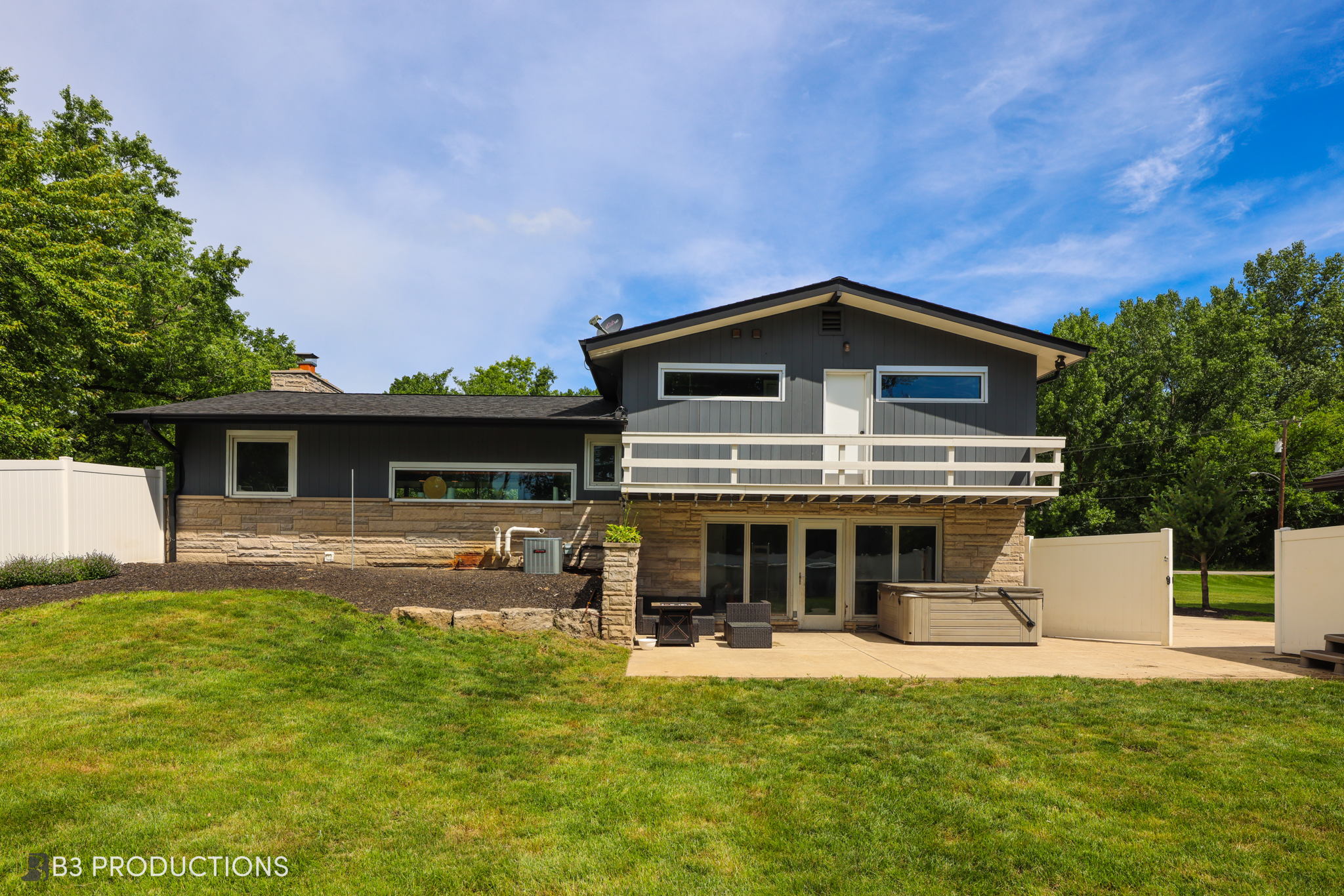 358 W North Boo Rd, Burns Harbor, IN 46304 | B3 Productions LLC