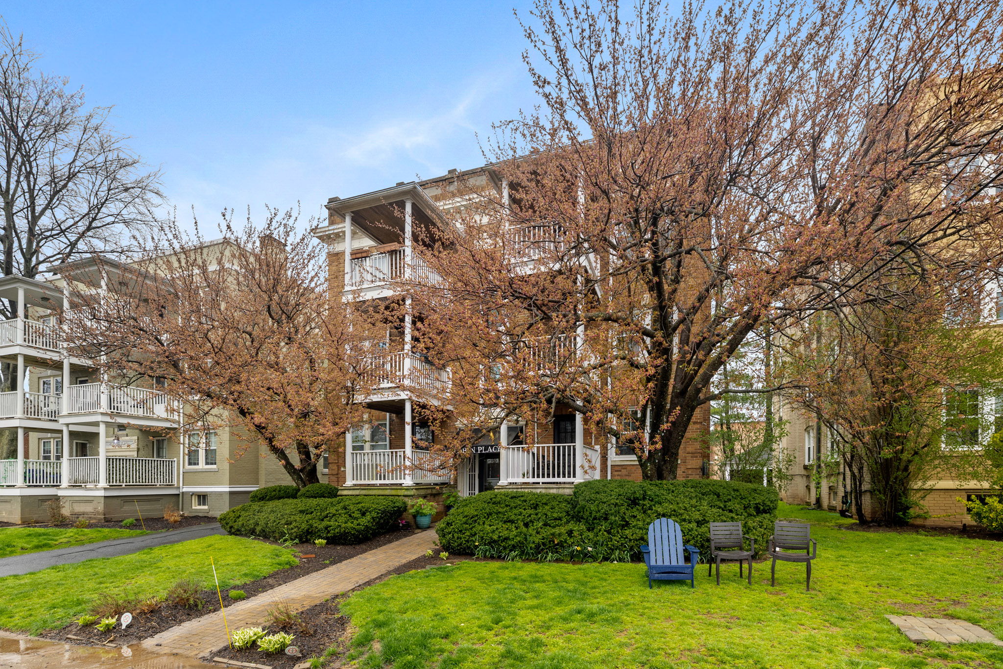 36 Robin Rd 203, West Hartford, CT 06119 | Alpha Photography