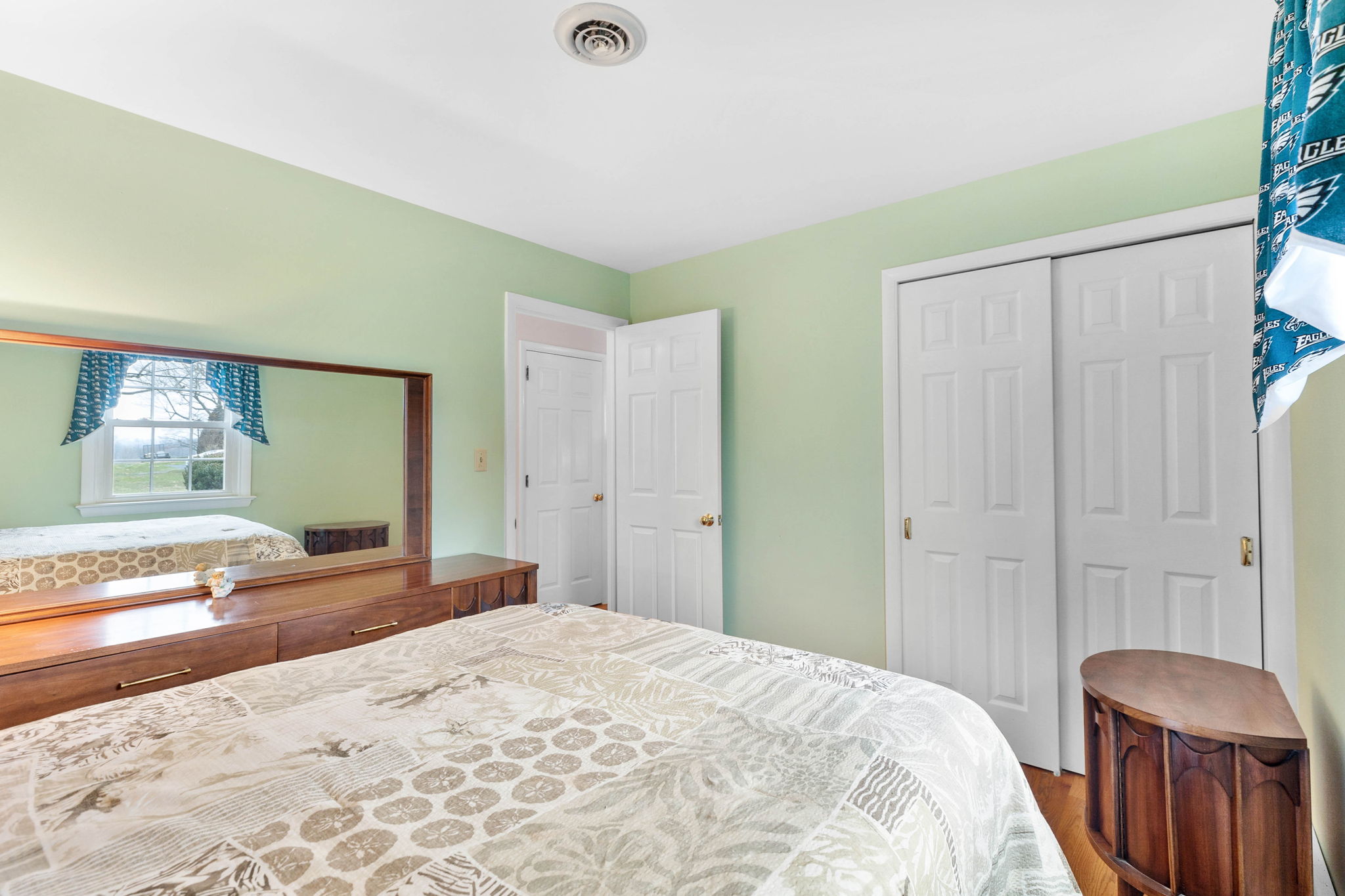 390 Lancaster Pike, Oxford, PA 19363 | Blue Bird Media