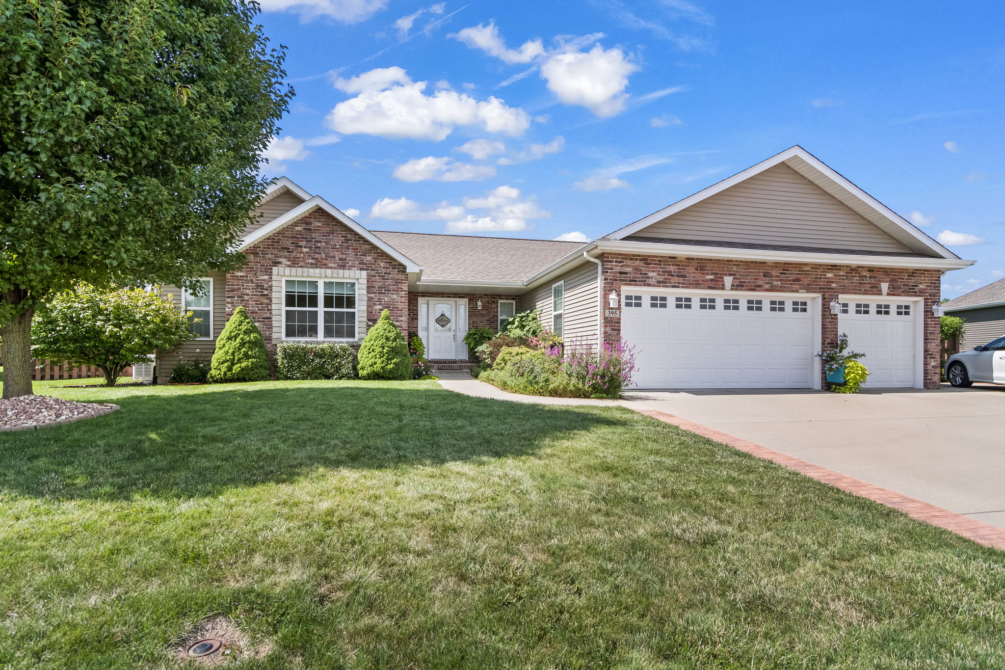 395 Green Meadow Dr, Sherman, IL 62684 | Design Eyes Photography