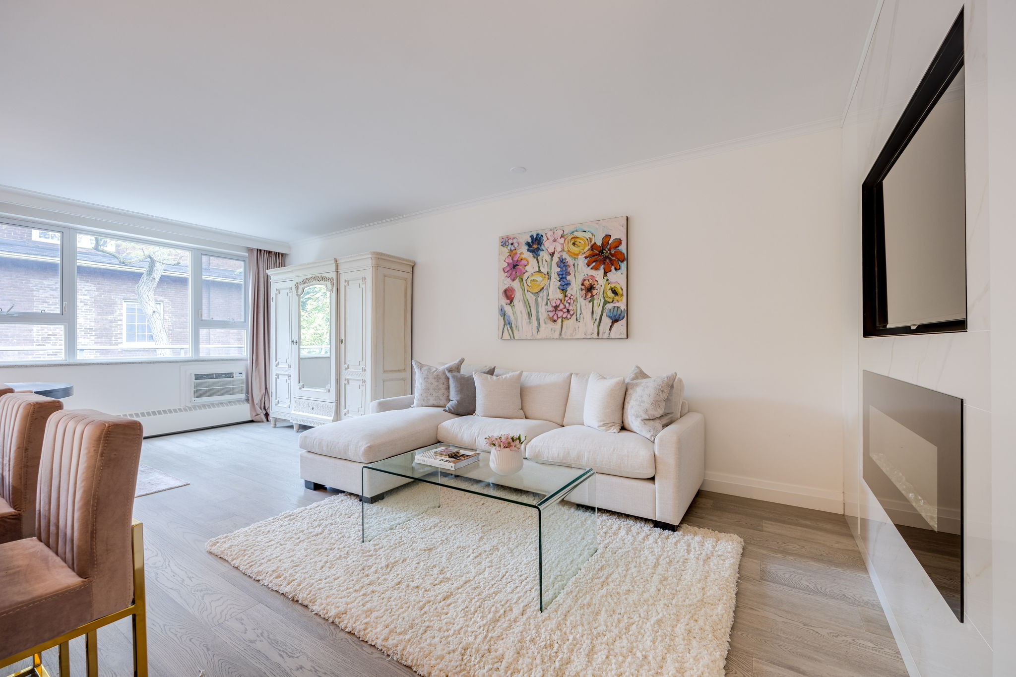 40 Glen Rd 302, Toronto, ON M4W 2V1 | Open House Media