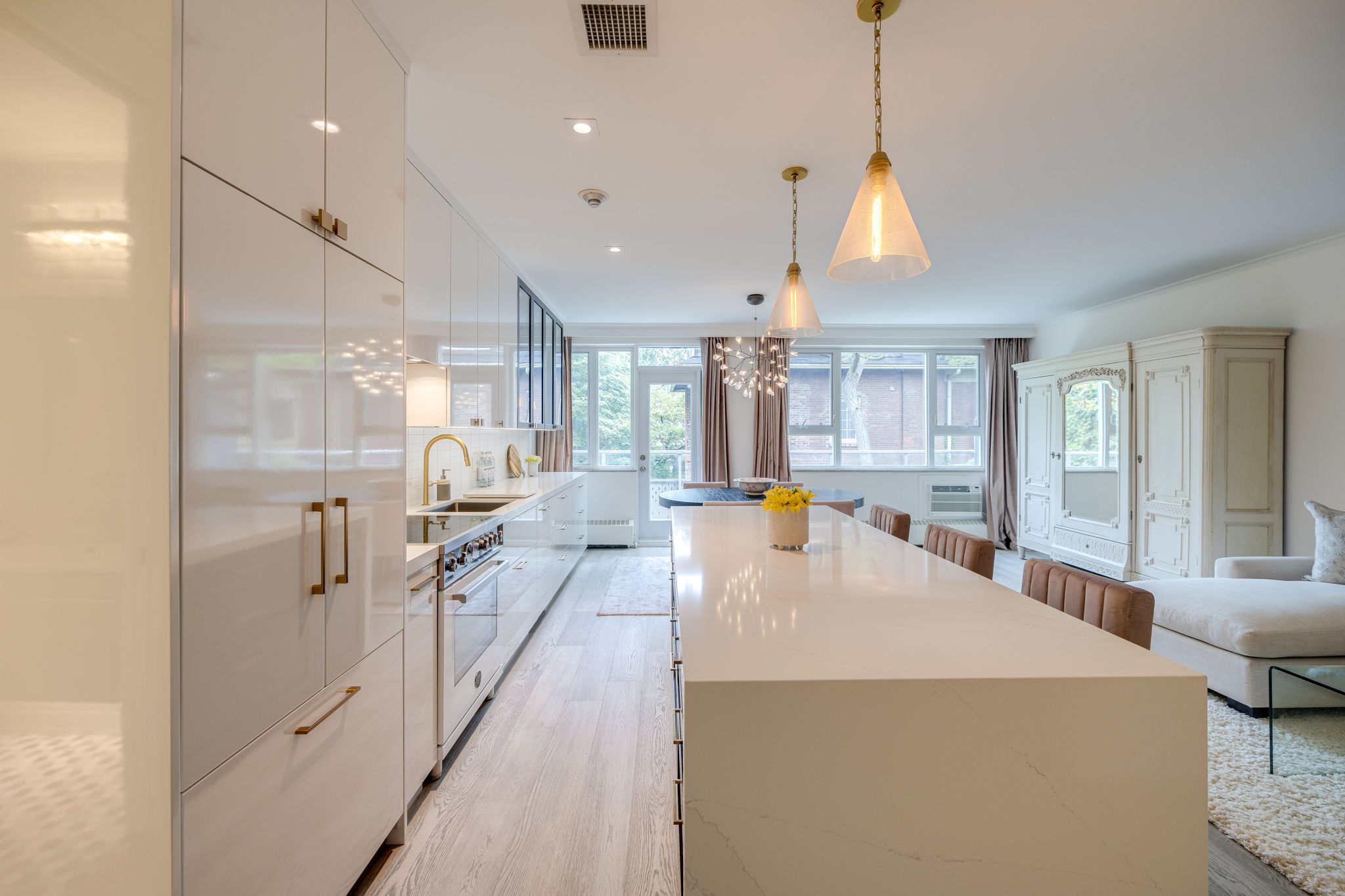 40 Glen Rd 302, Toronto, ON M4W 2V1 | Open House Media