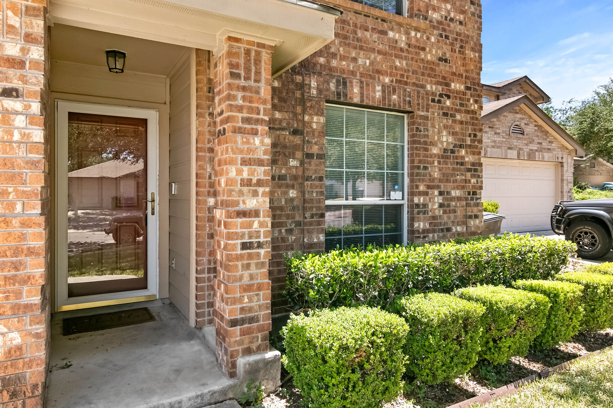 4022 Bur Oak Path, San Antonio, TX 78223 | MrHevia Media