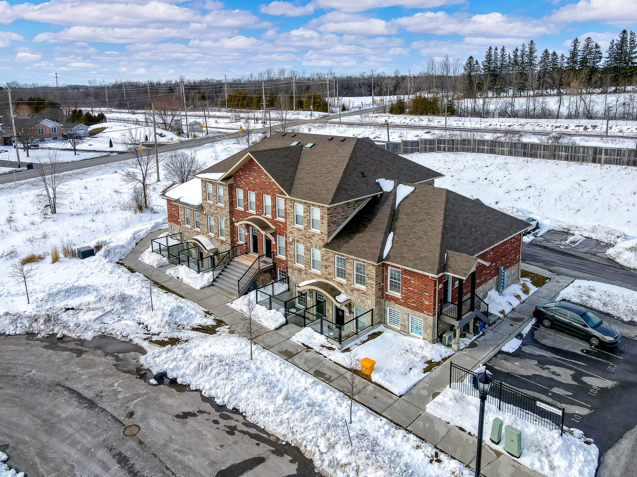 Lonsberry Dr 103 Cobourg | InsideOut Media