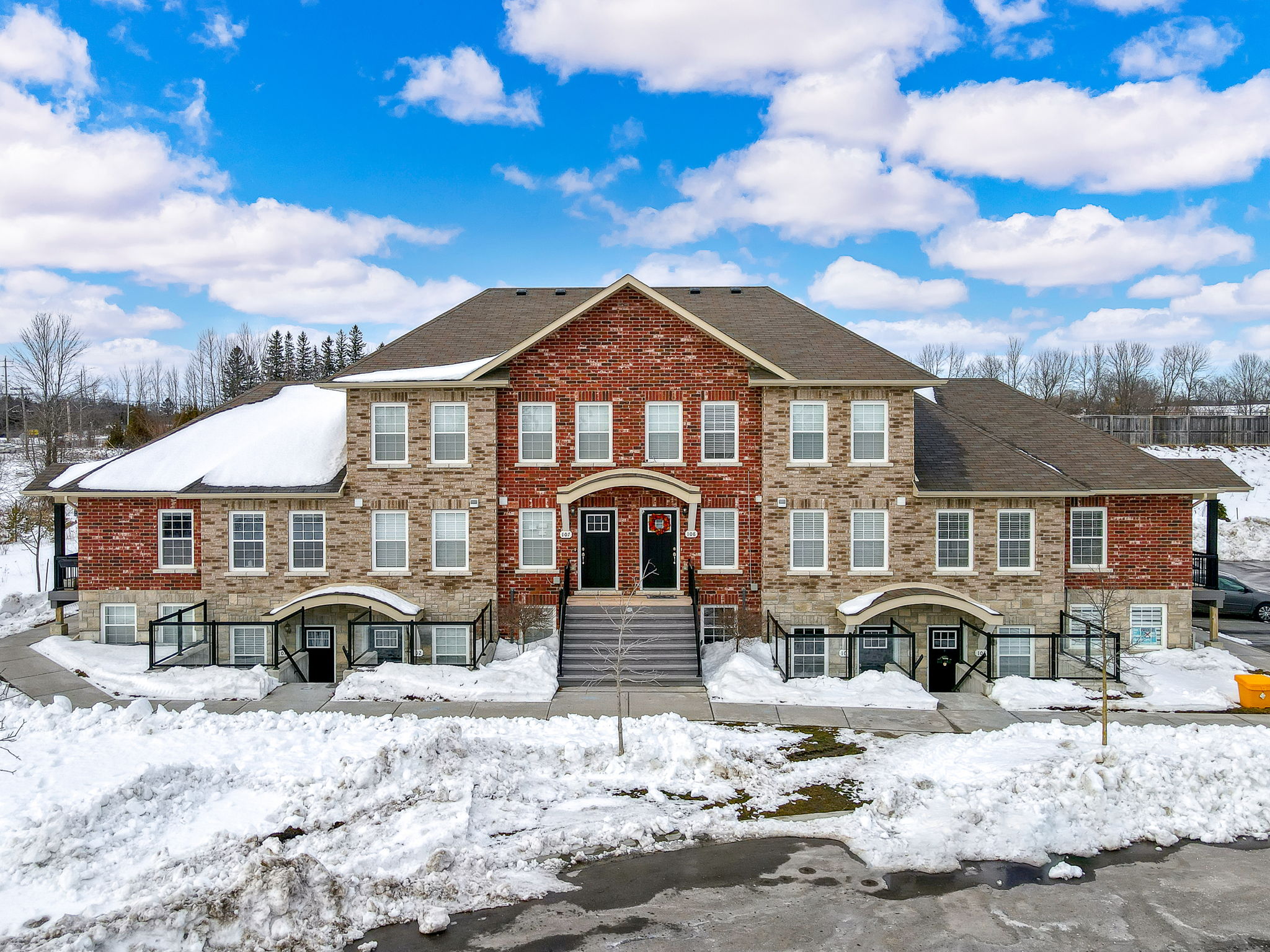 Lonsberry Dr 103 Cobourg | InsideOut Media