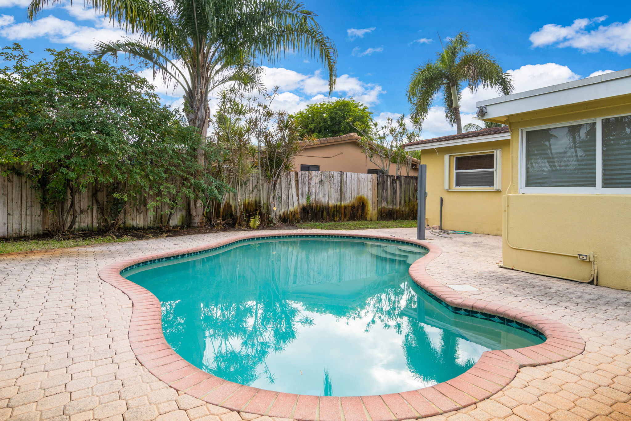 4330 NE 13th Ave, Oakland Park, 33334 | Jsrking Photography