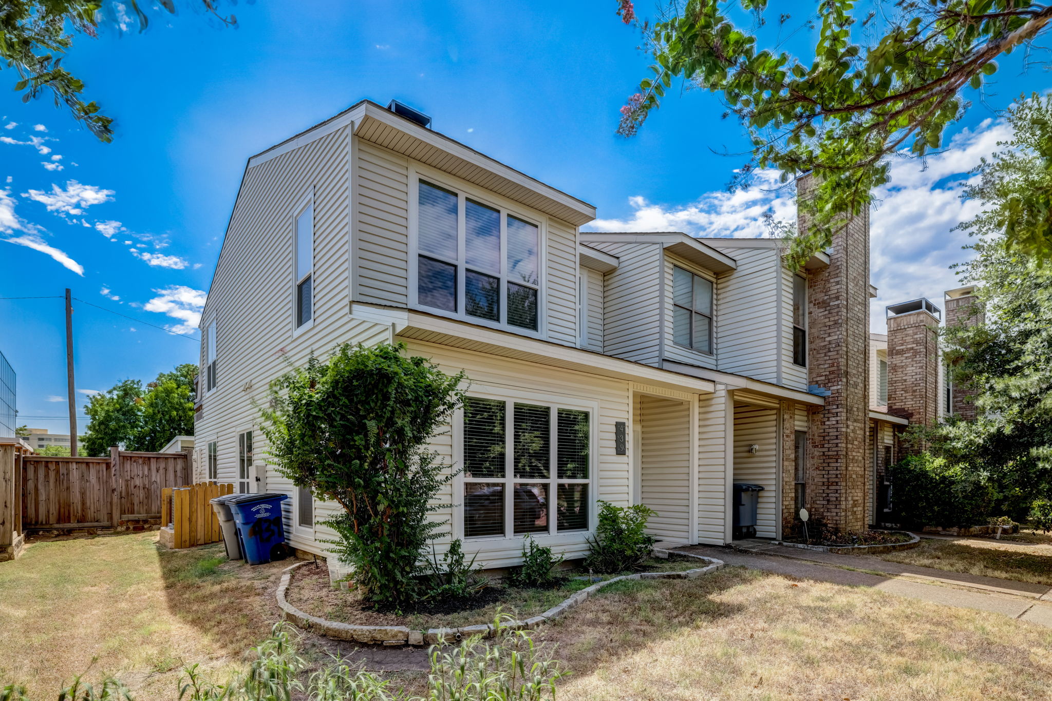 439 Josephine St, Dallas, TX 75246 | Zillow Media Experts