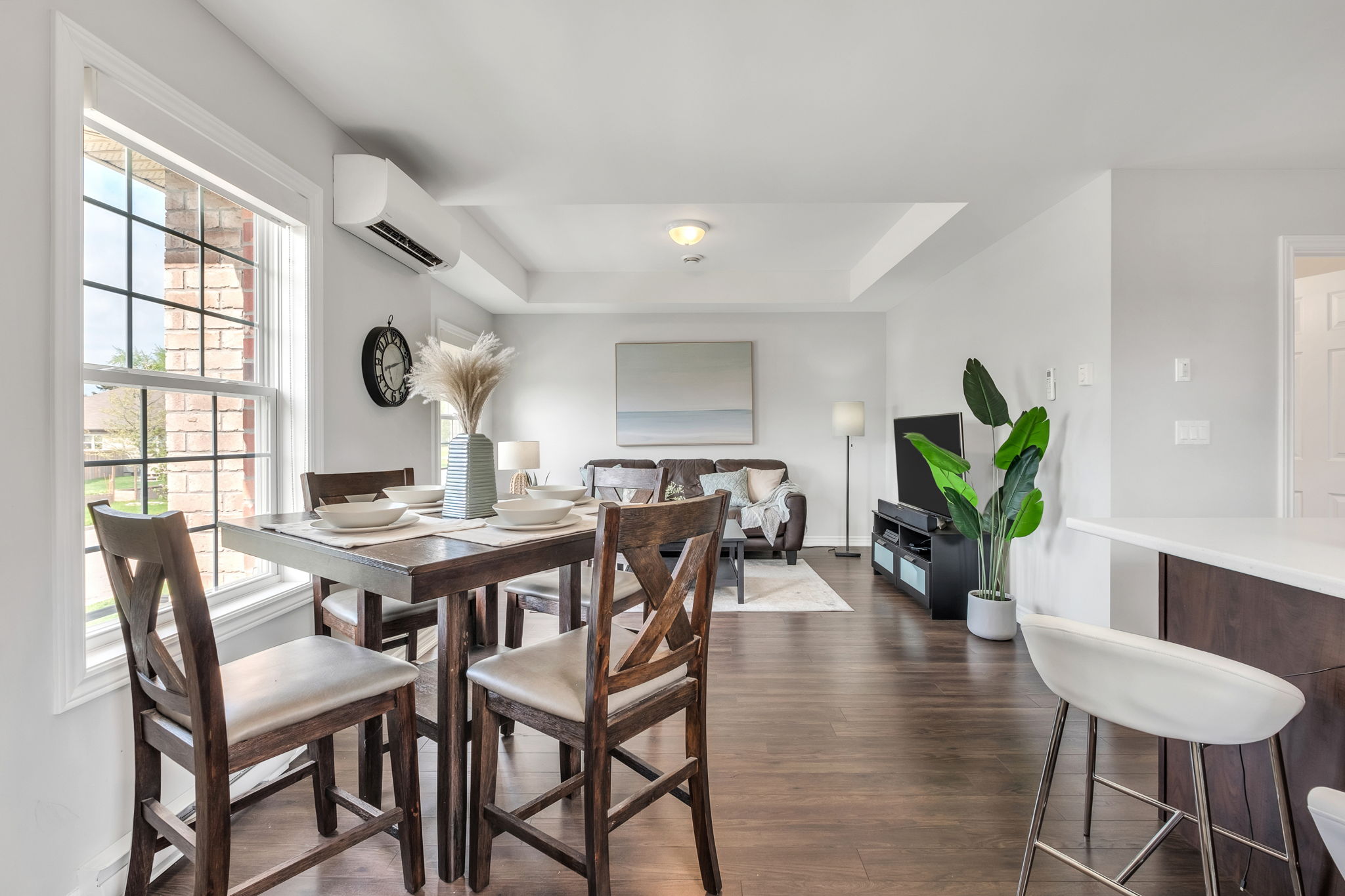 440 Lonsberry Dr 206 Cobourg | InsideOut Media