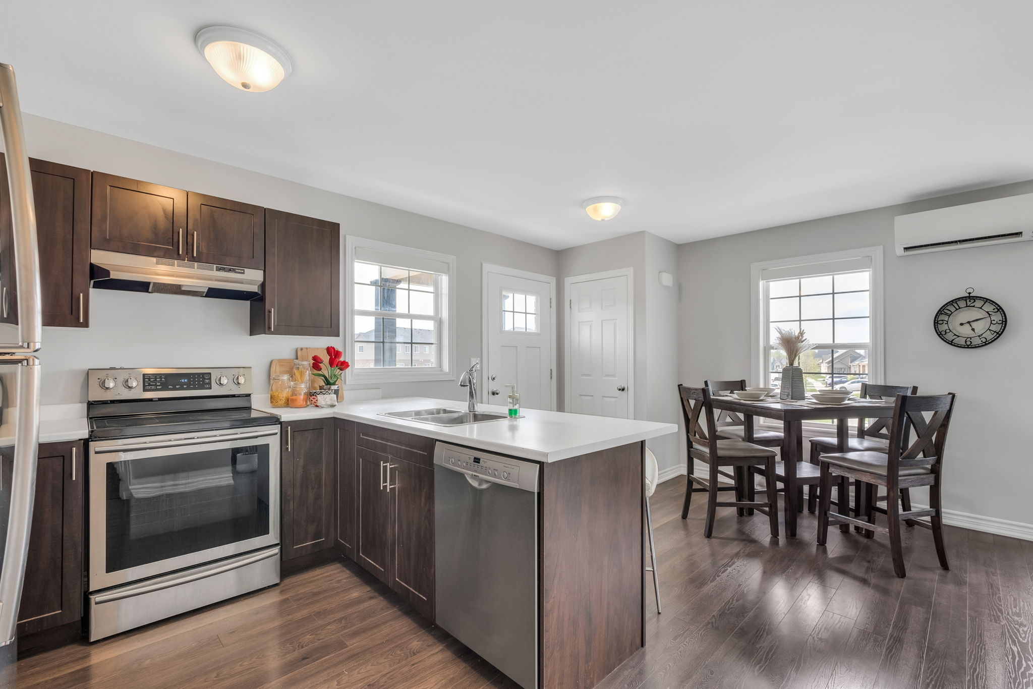 440 Lonsberry Dr 206 Cobourg | InsideOut Media