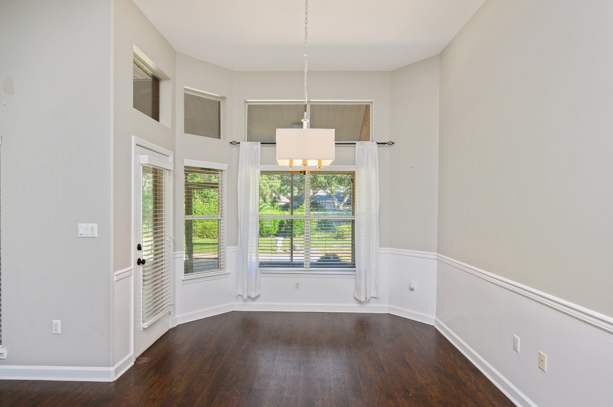 4421 Windlake Dr, Niceville, FL 32578 | J Beard Graphics