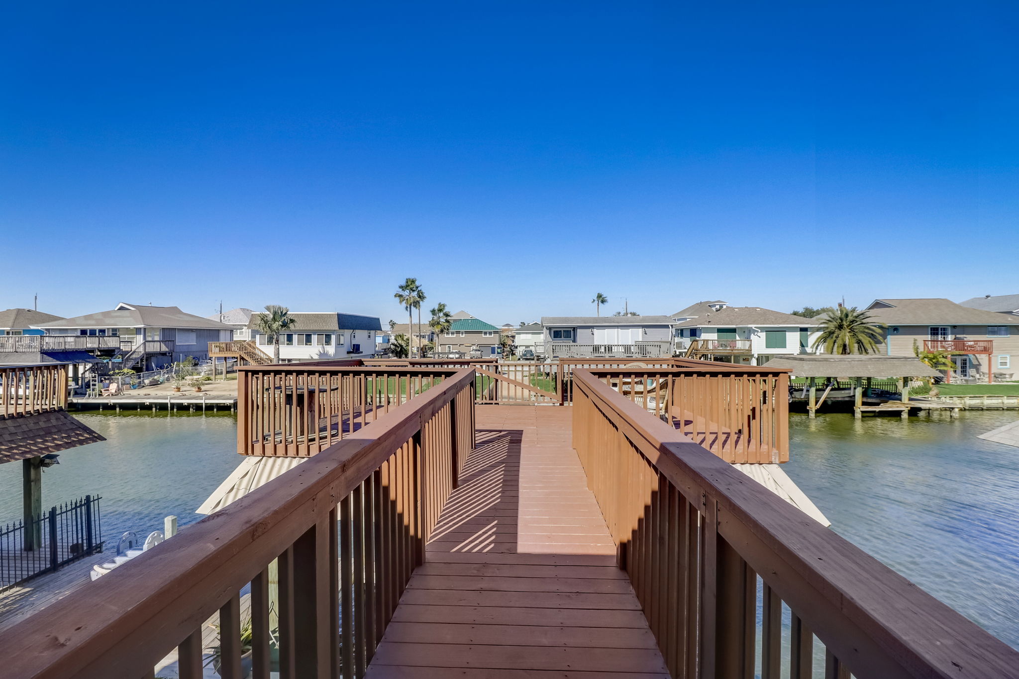 472 Pompano St, Bayou Vista, TX 77563 | Zillow Media Experts