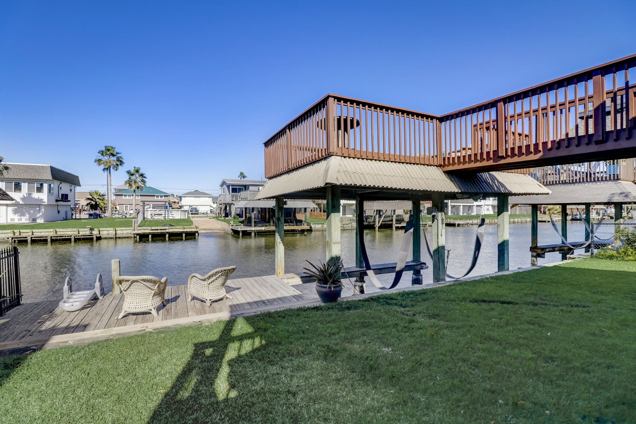 472 Pompano St, Bayou Vista, TX 77563 | Zillow Media Experts