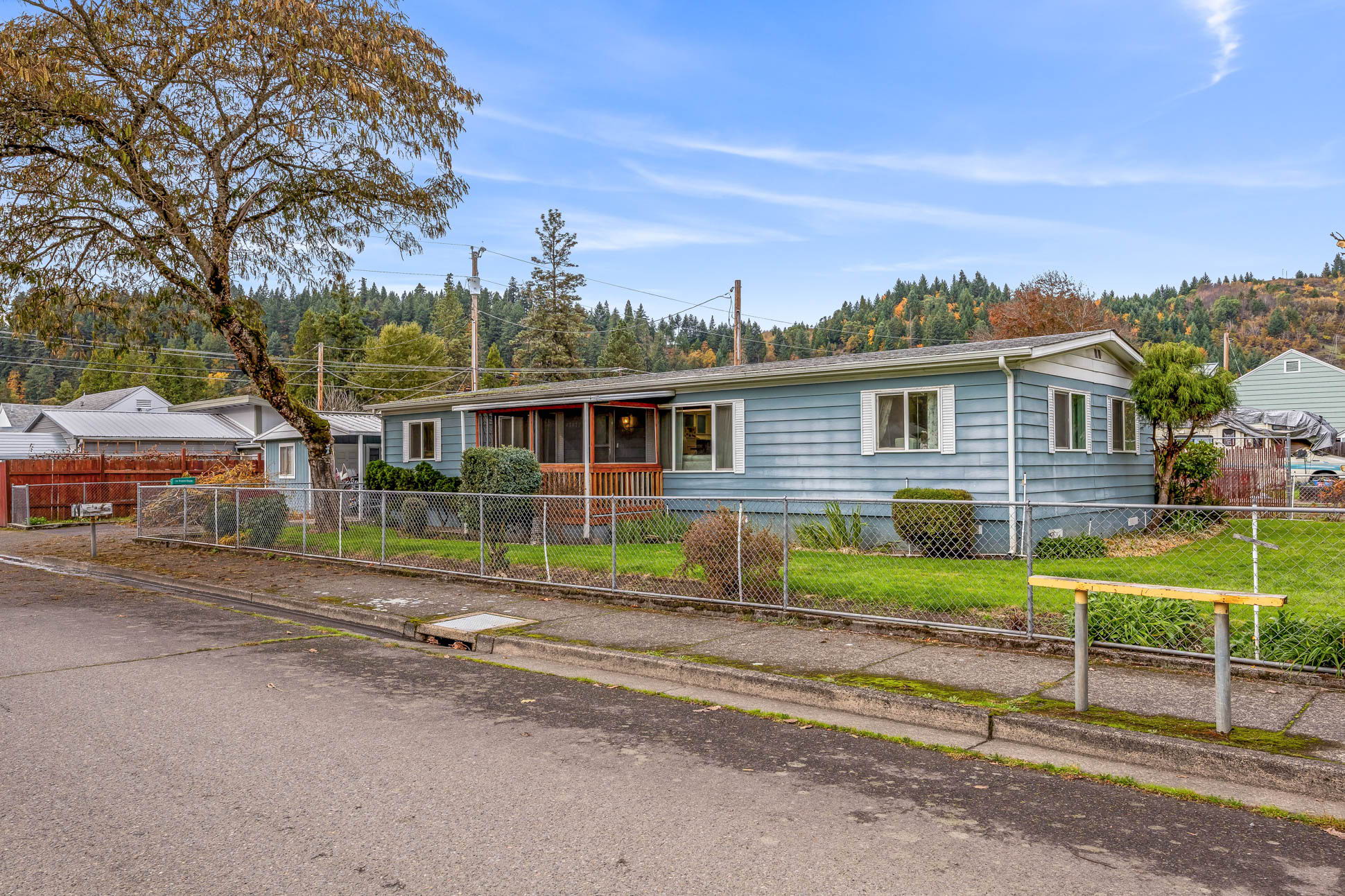 47477 School St, Oakridge, OR 97463 | Northwest Photography and Media