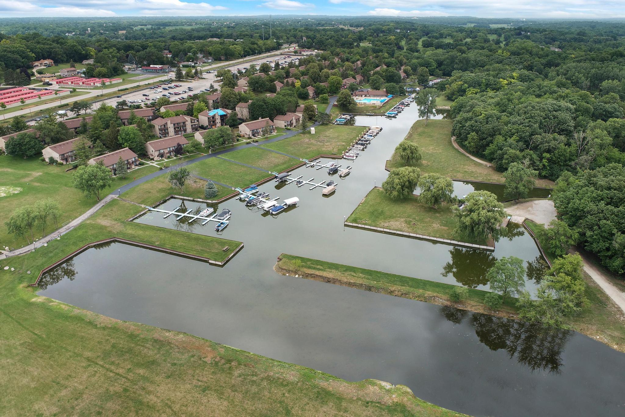 48 Oak Hill Colony St 4, Fox Lake, IL 60020 | HAPI Photography