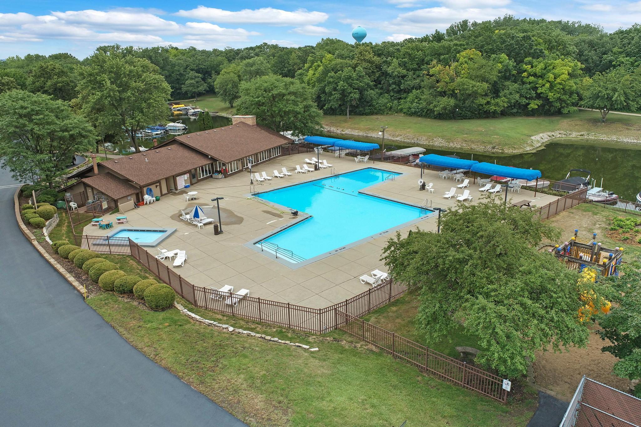 48 Oak Hill Colony St 4, Fox Lake, IL 60020 | HAPI Photography