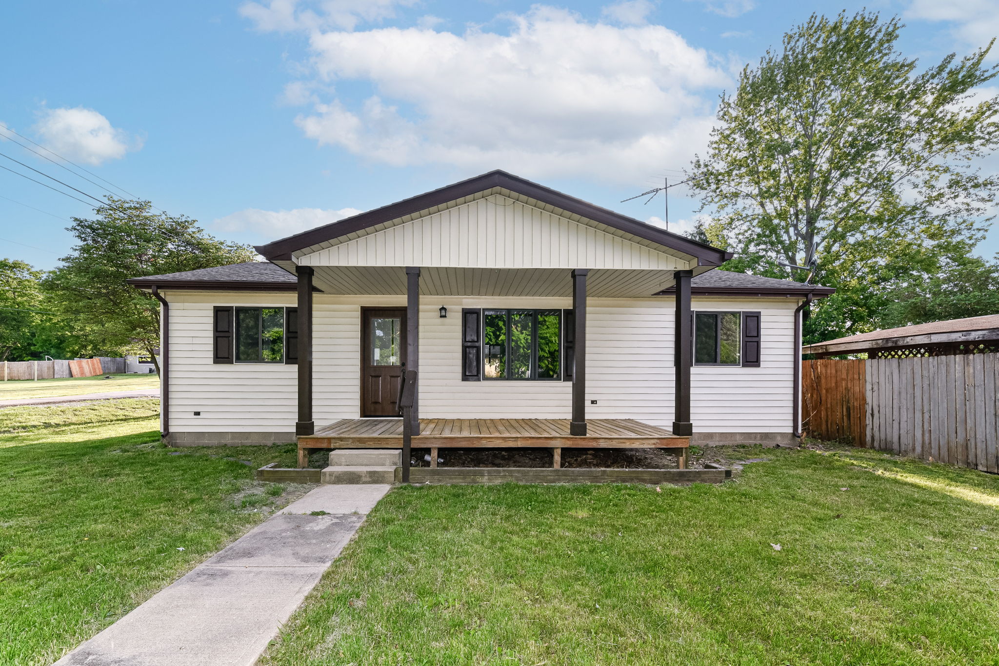 490 S Howard St, Summitville, IN 46070 | Indy Realty Pics