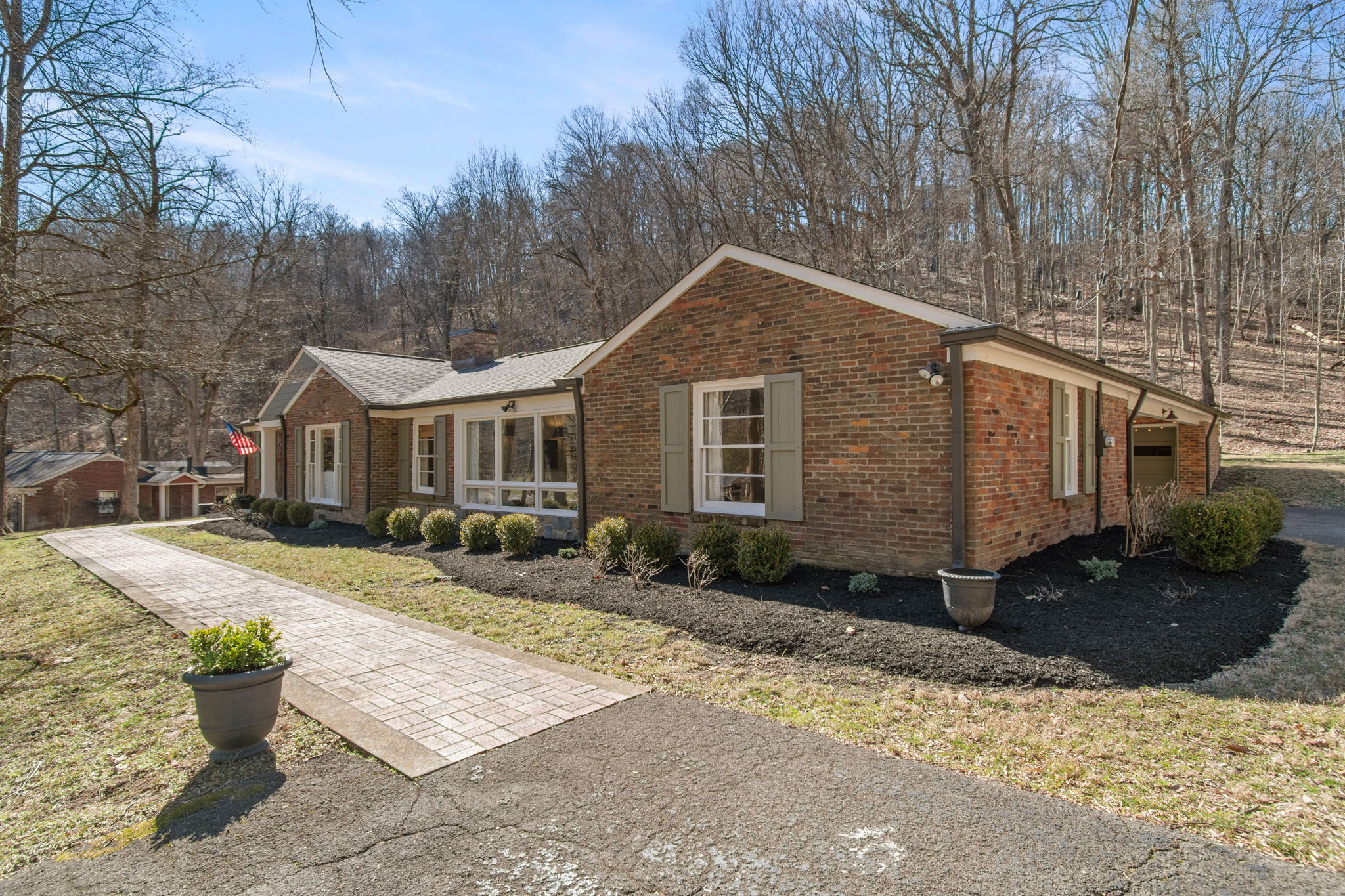 5045 Lakeview Dr, Nashville, TN 37220 | Home Pix Media