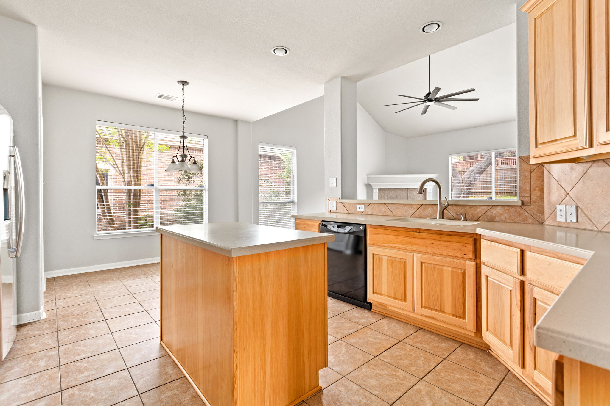 511 Enchanted Way, San Antonio, TX 78260 | MrHevia Media