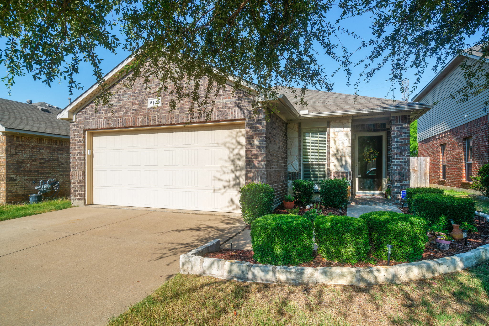 5165 Britton Ridge Ln, Fort Worth, TX 76179