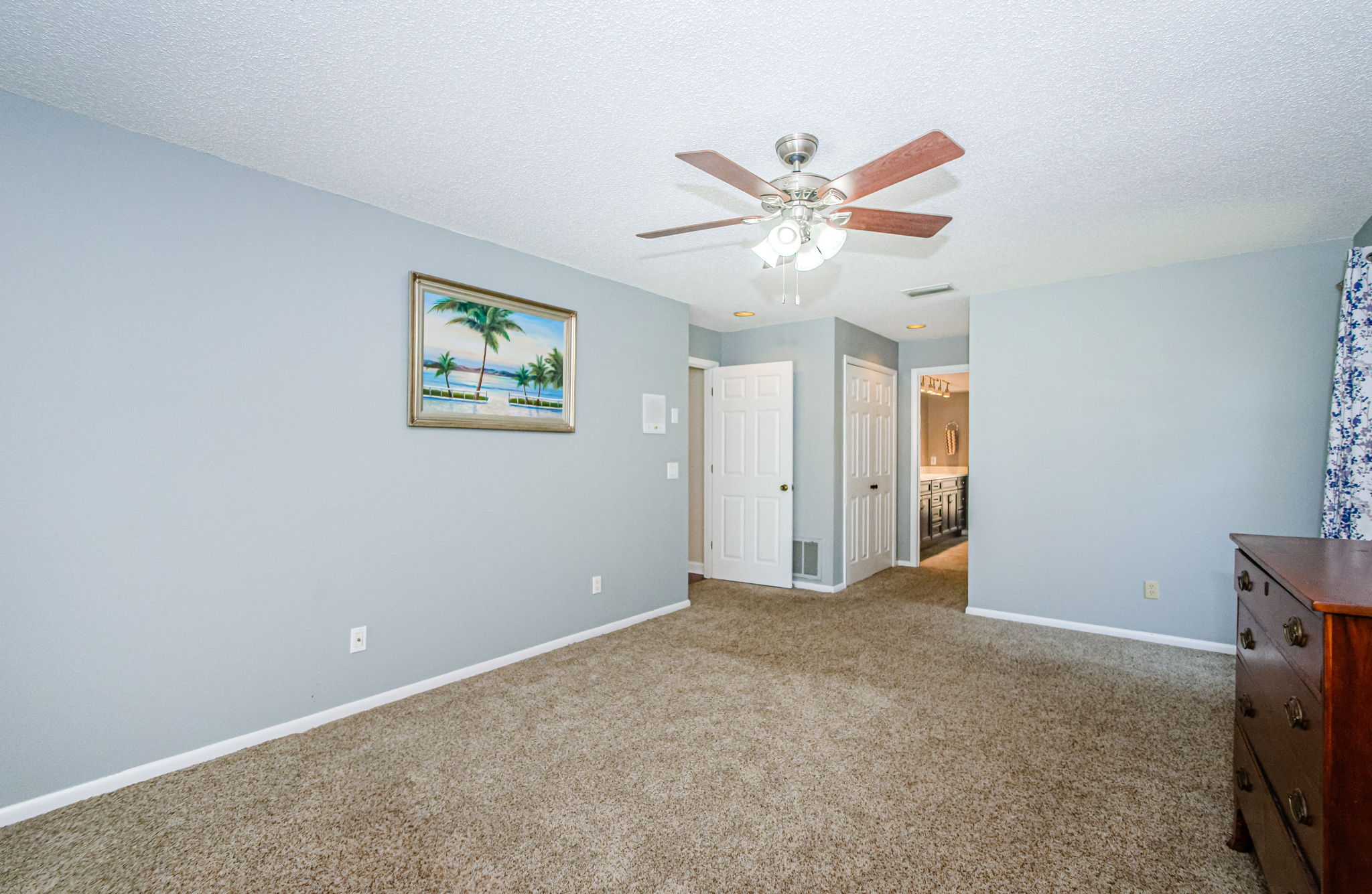 518 Crystal Grove Blvd, Lutz, FL 33548 | YourDigitalPro, Inc