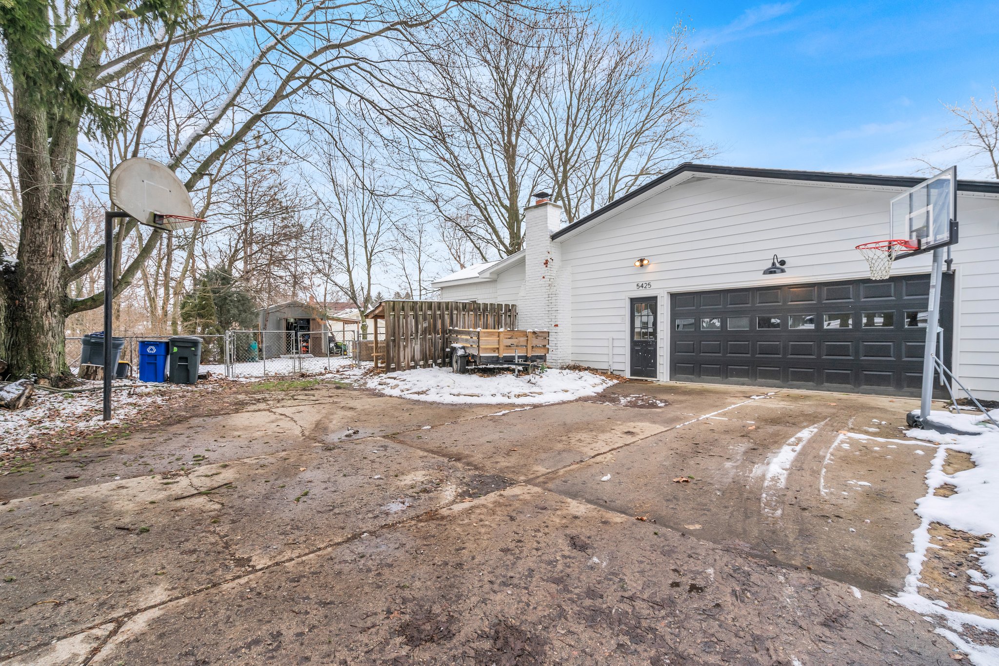 5425 Oaktree Dr, Flint Township, MI 48532 | Boulevard Real Estate Media