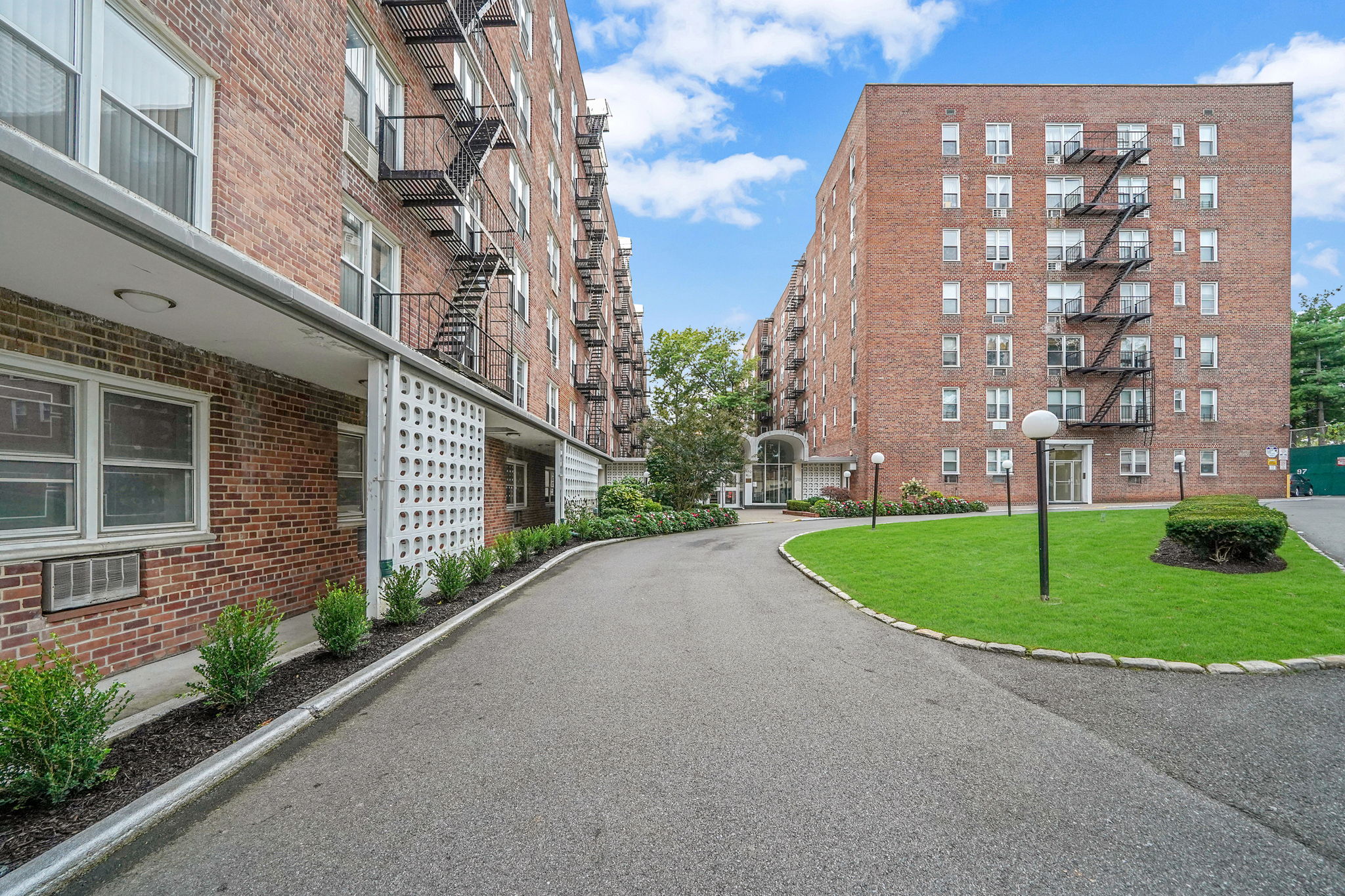 5444 Little Neck Pkwy, NY 11362 | EPM Real Estate Photography