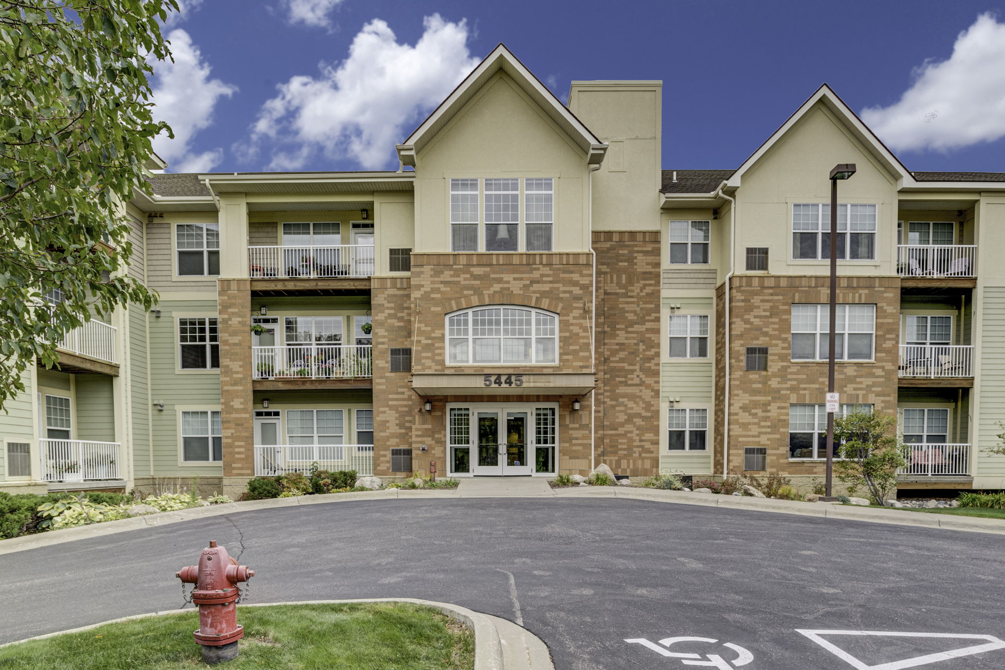 5445 Boone Ave N #114, New Hope, MN 55428 | Archi-Pix