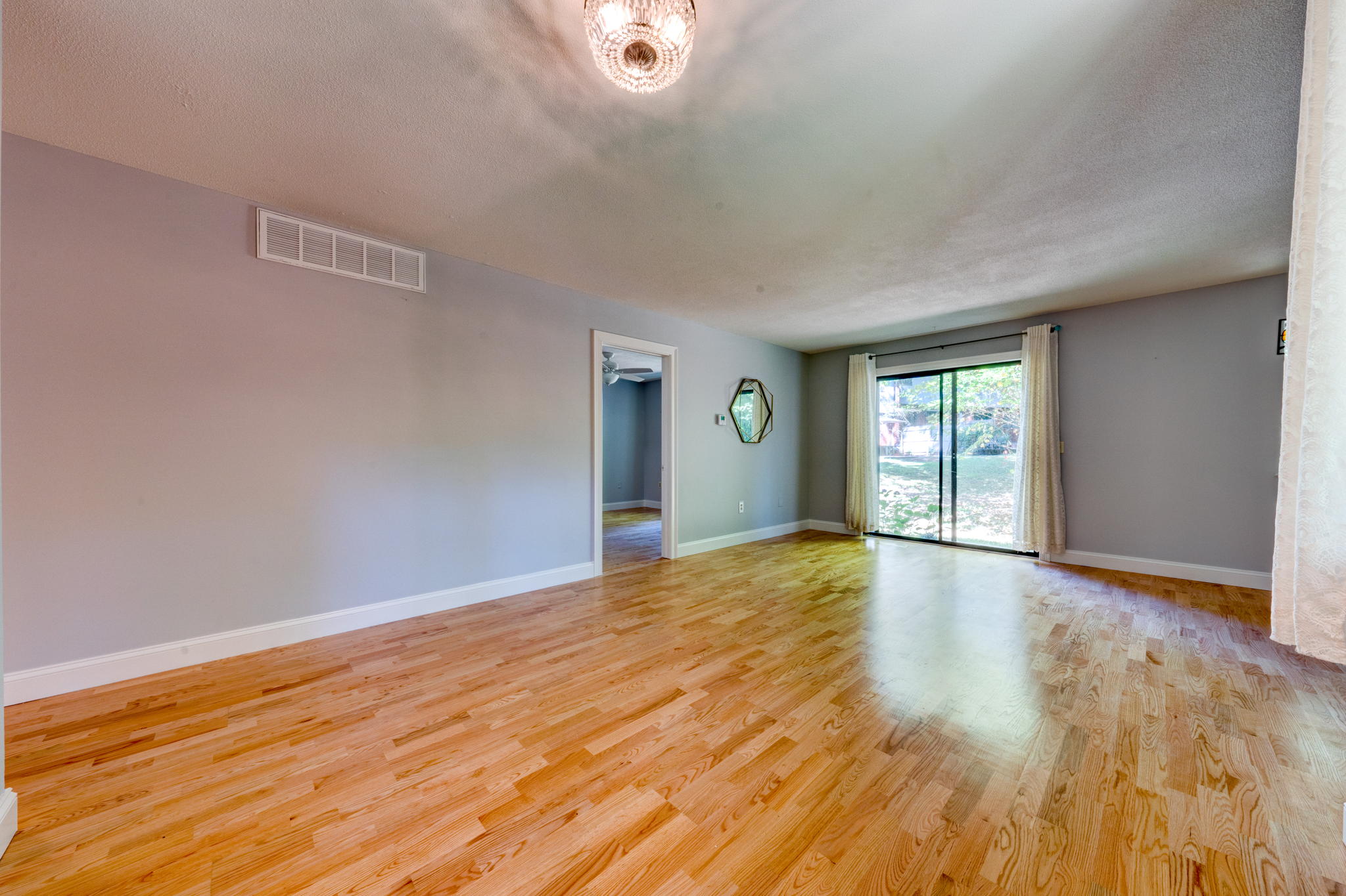 550 Darling St, Southington, CT 06489 | Ed McCullough Photography