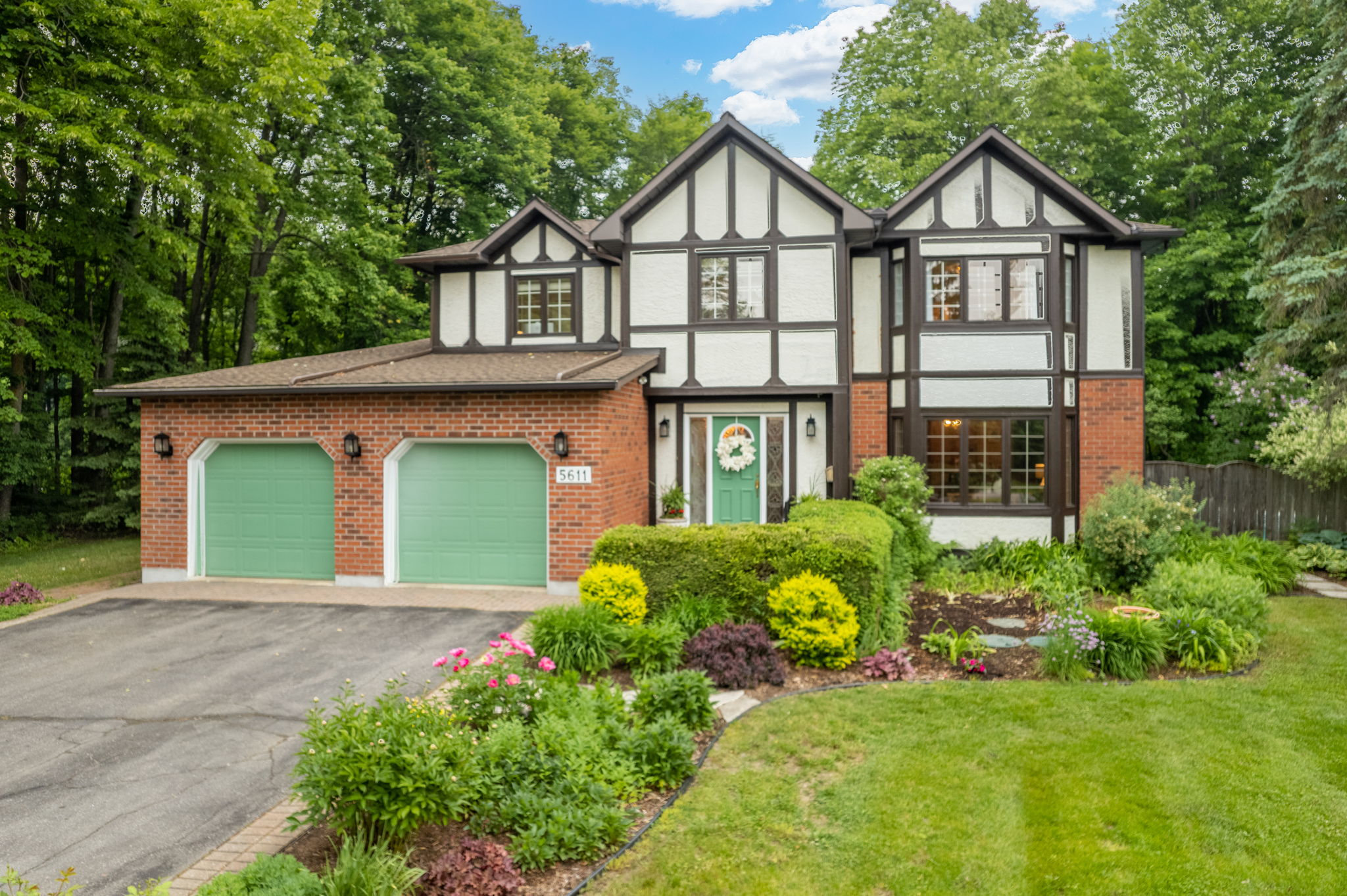 5611 Watterson St Manotick | InsideOut Media