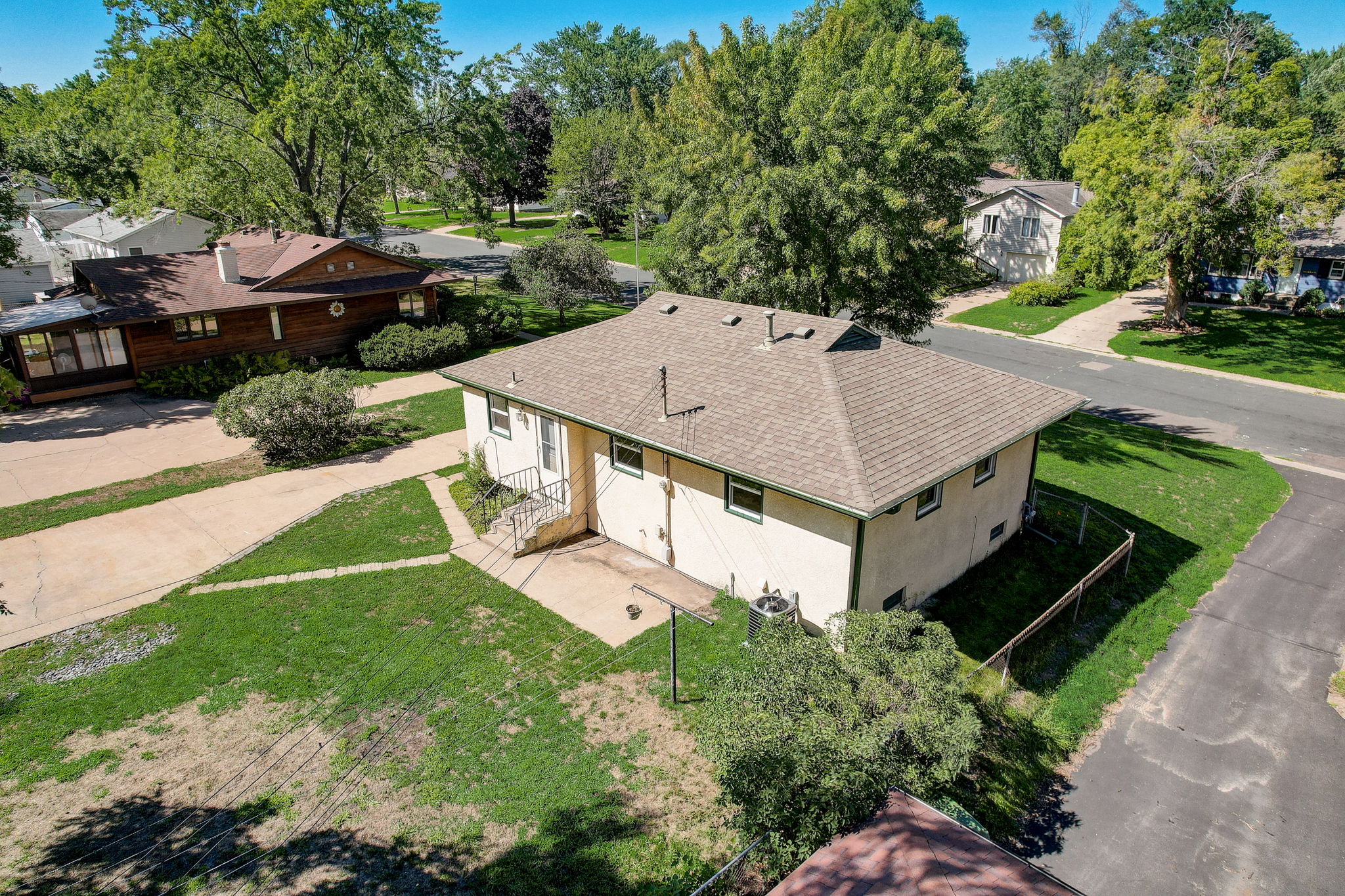 5639 5th St NE, Fridley, MN 55432 | Zillow Media Experts