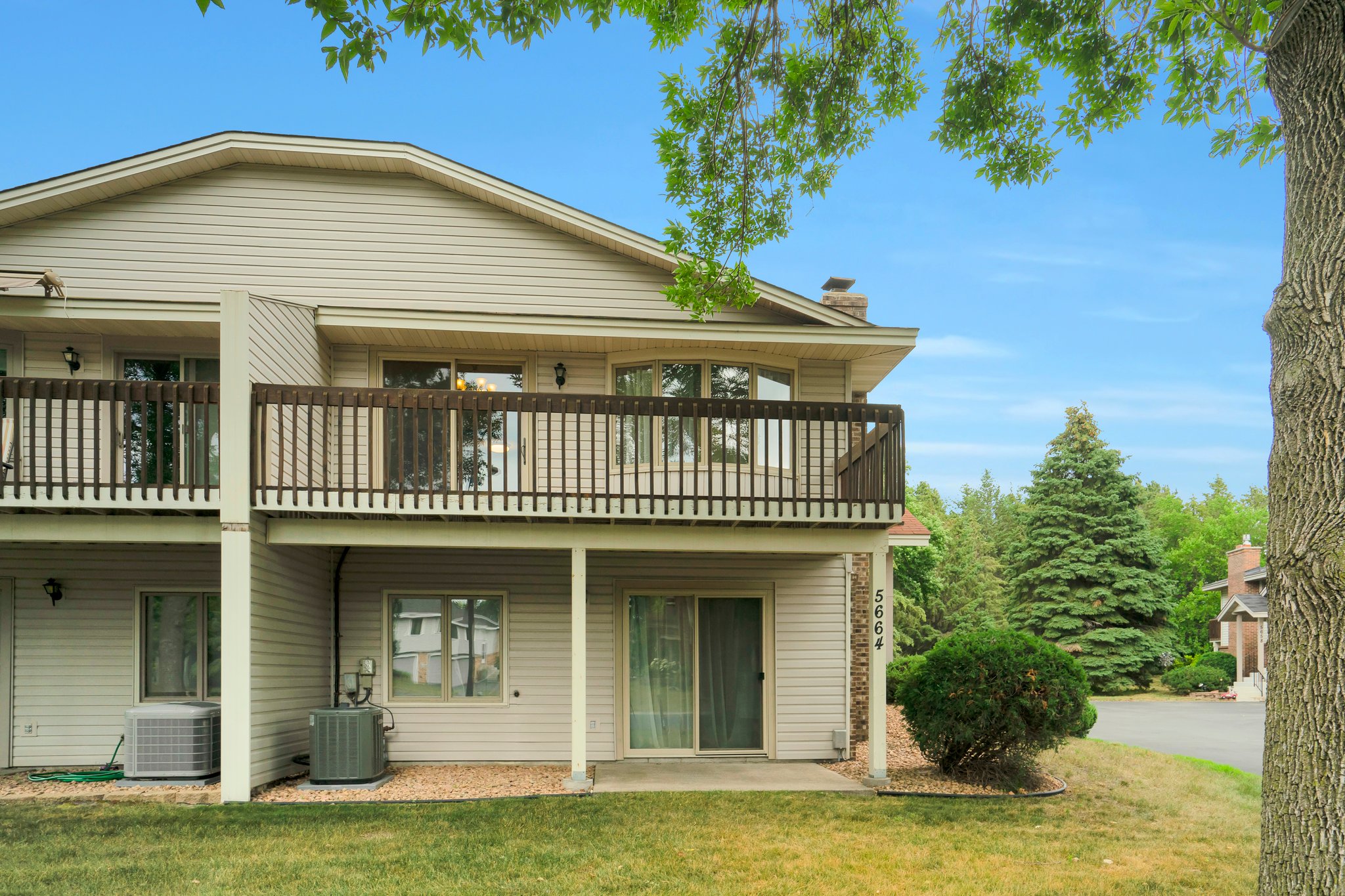 5664 Chatsworth St N, Shoreview, MN 55126 | Nordy Photography
