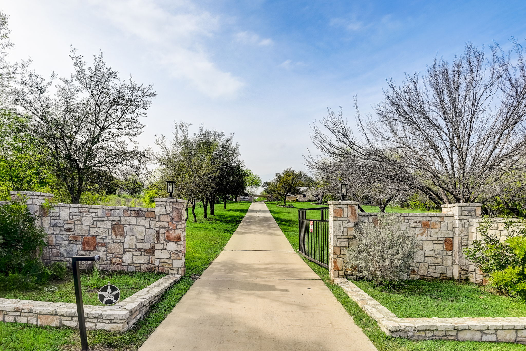 5679 Encino Park Rd, San Antonio, TX 78240 | Zillow Media Experts