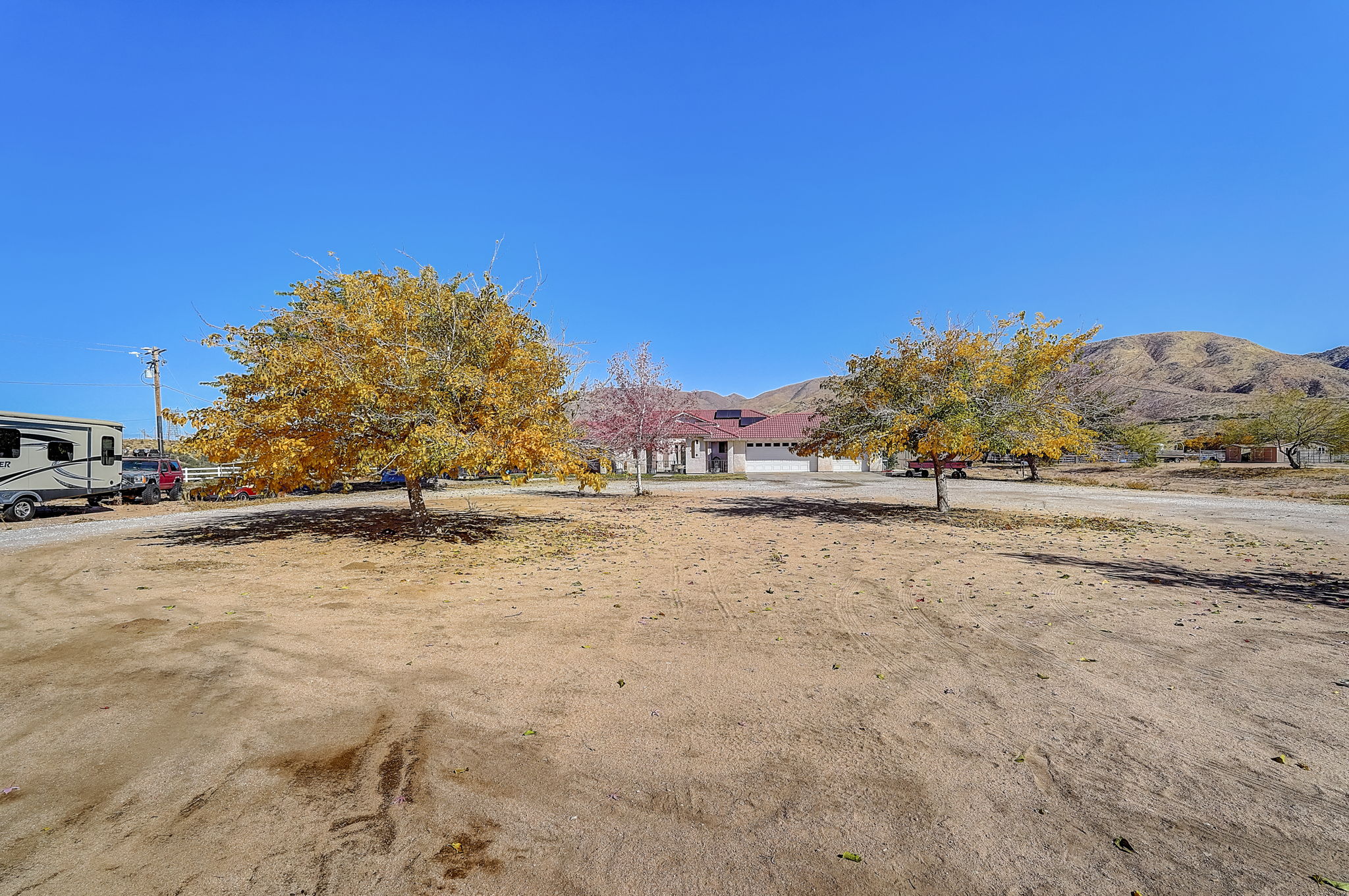 5957 Arrowhead Lake Rd, Hesperia, CA 92345 | Zillow Media Experts