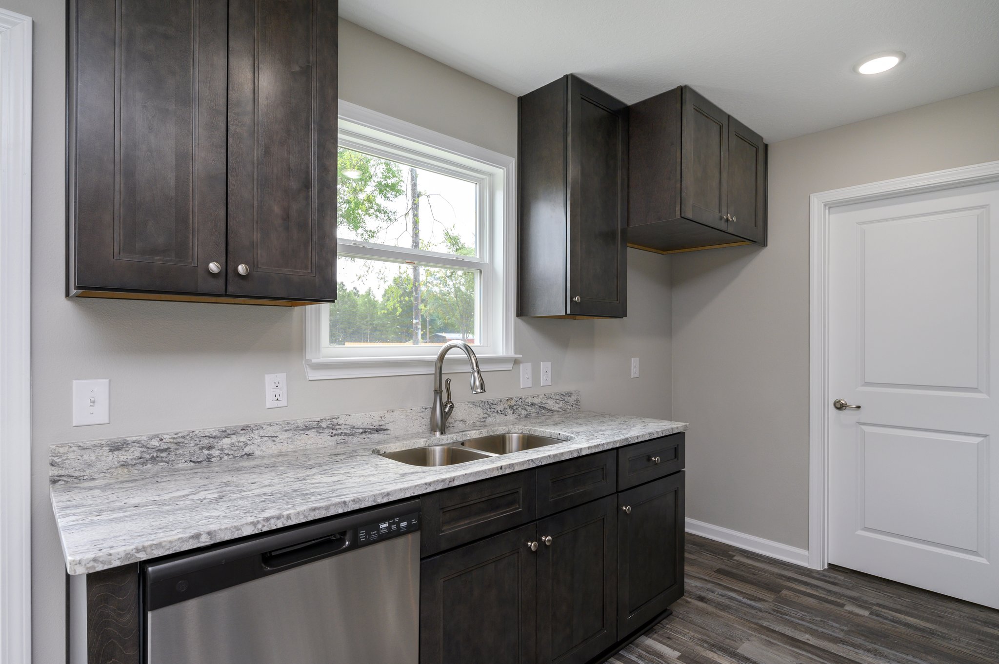 6013 Colton Blaine Ct, Crestview, FL 32539 | J Beard Graphics